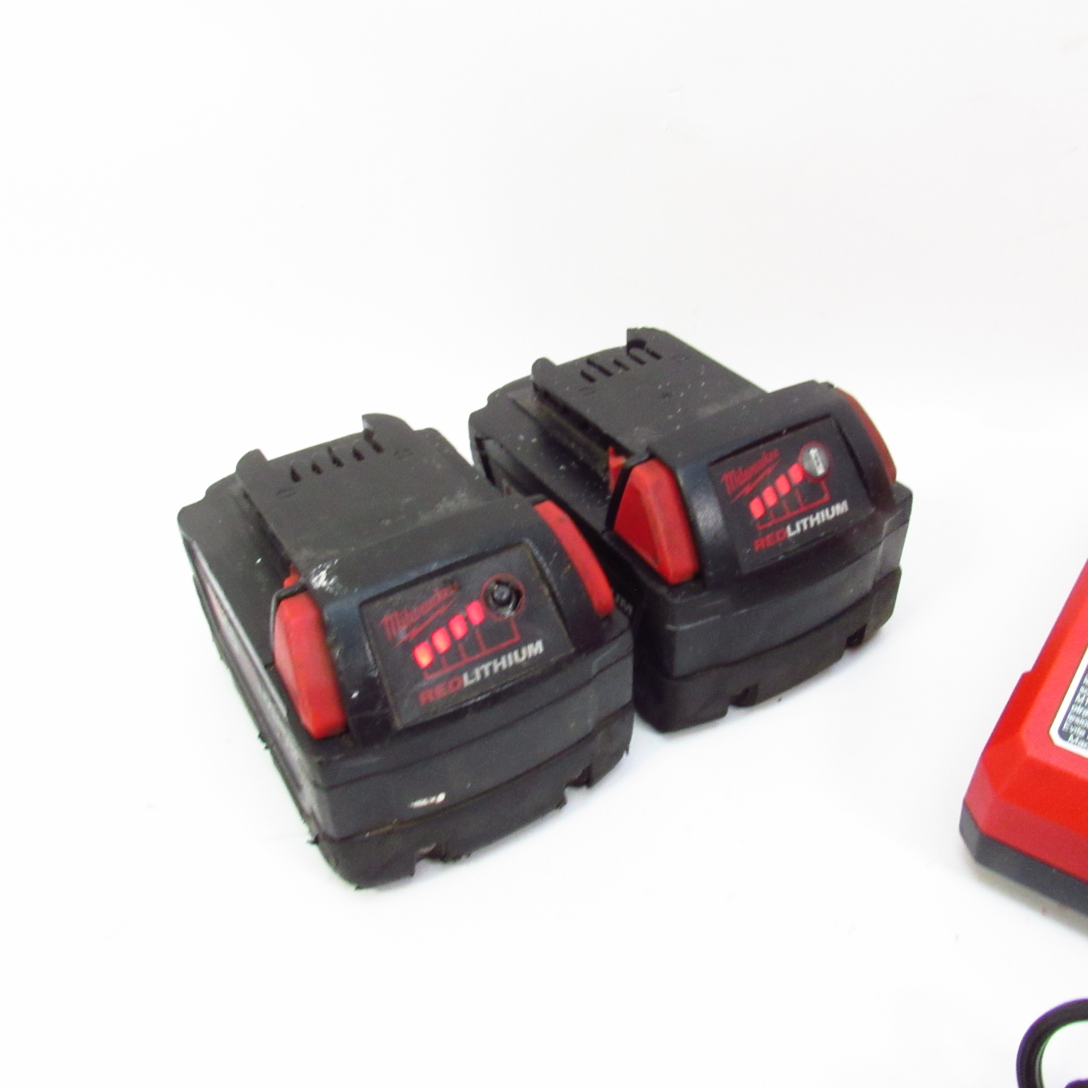 Milwaukee 48-59-1812 M12/M18 Battery Charger & M18 Battery Packs (5Ah ...