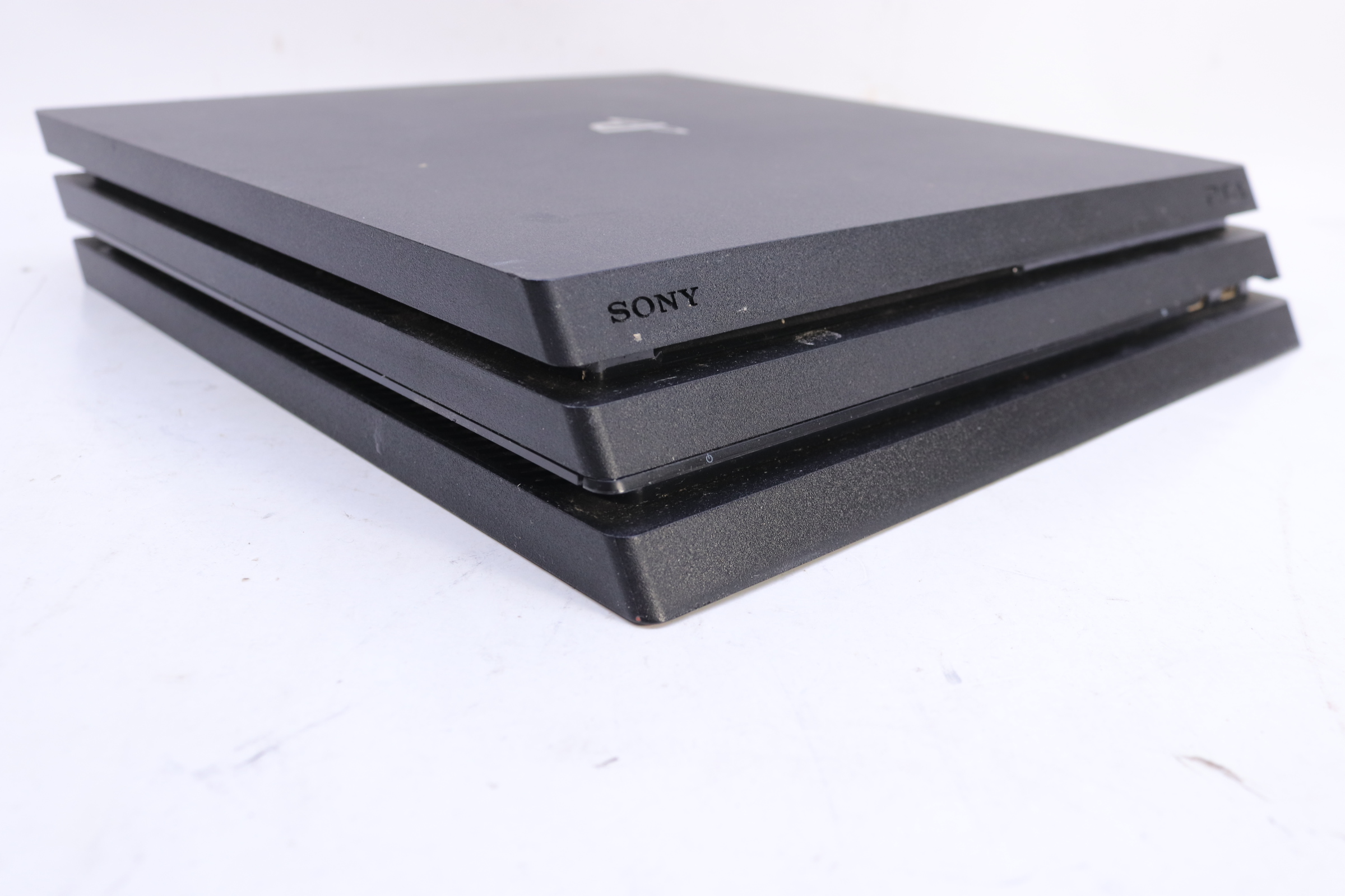 Sony PlayStation 4 Pro CUH-7115B 1TB HDD 4K UHD Home Video Game Console ...