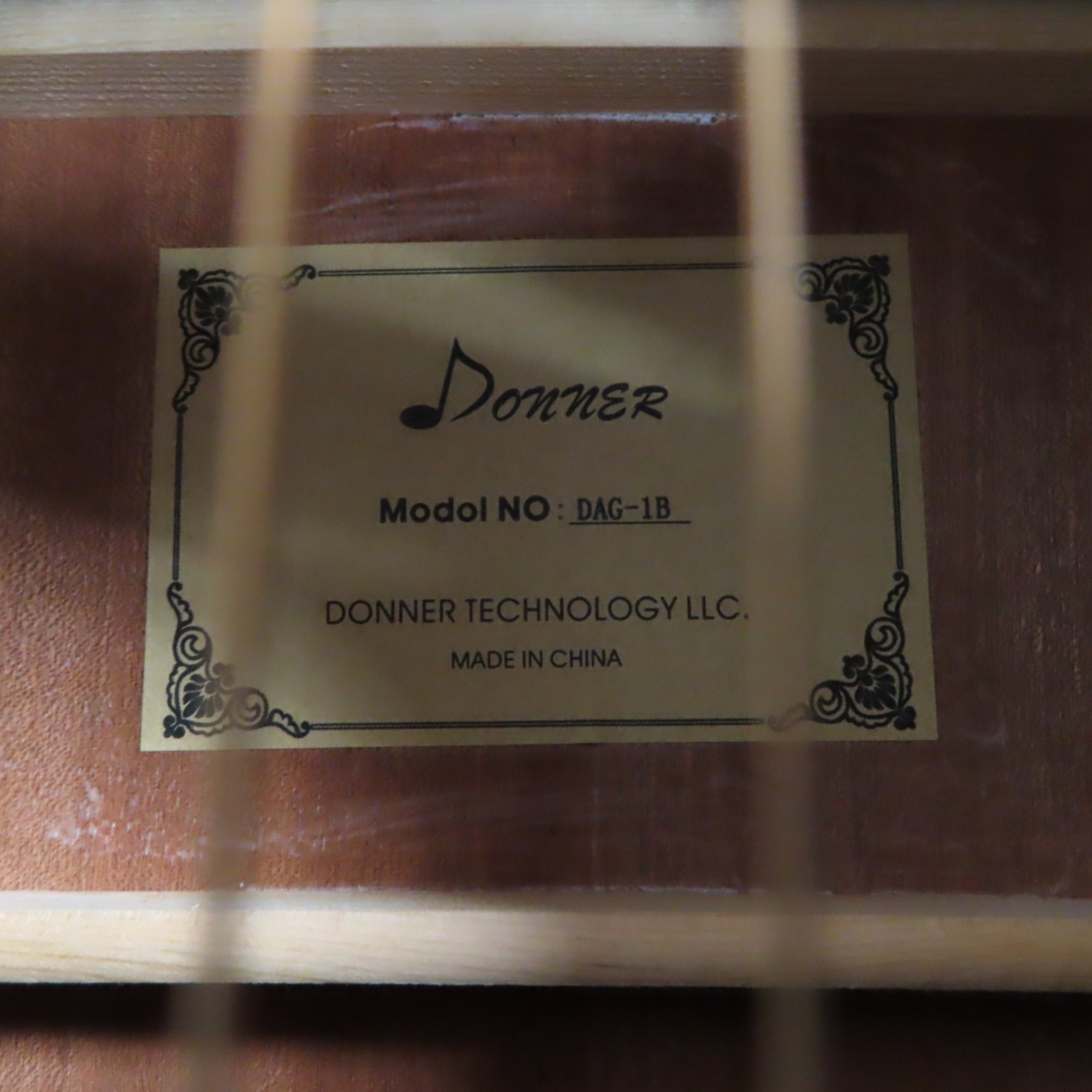 Donner DAG-1B Cutaway 6-String Acoustic Guitar - Black (Local Pick-Up Only)