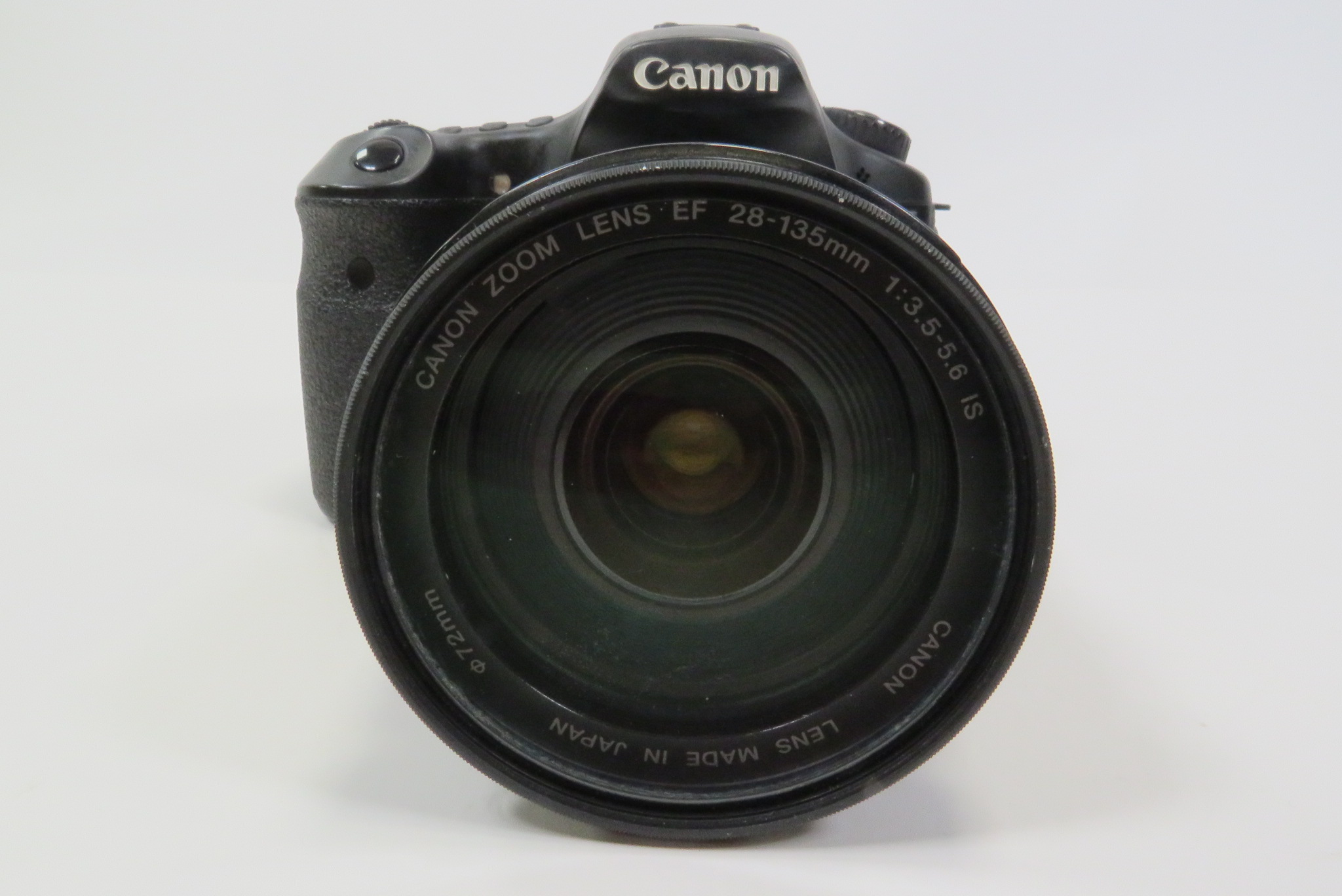 Canon EOS 60D 18MP 3.0" Screen Digital SLR Camera / 28-135mm Lens