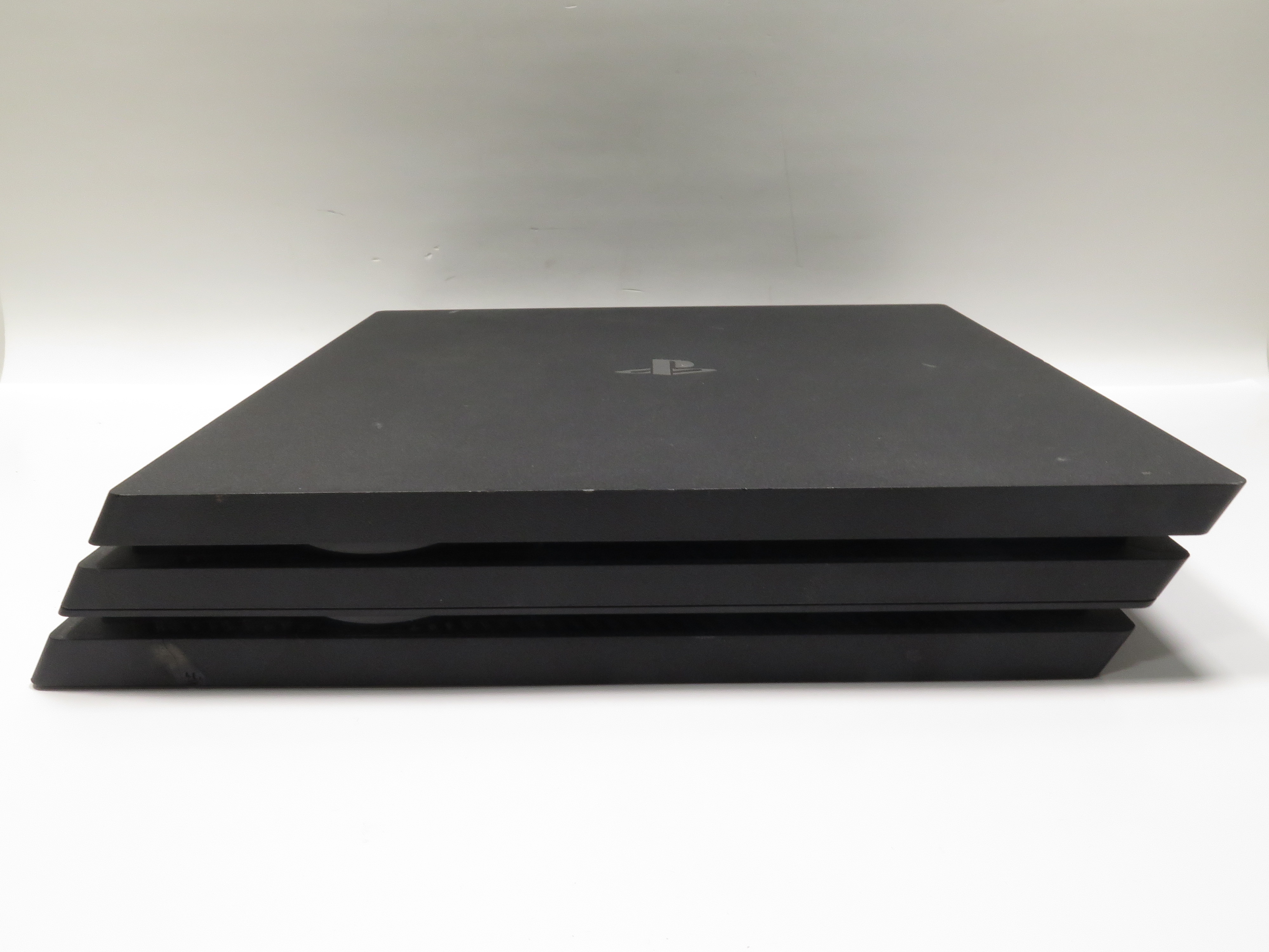 Sony CUH-7015B PlayStation 4 Pro 1TB Video Game Console 4817