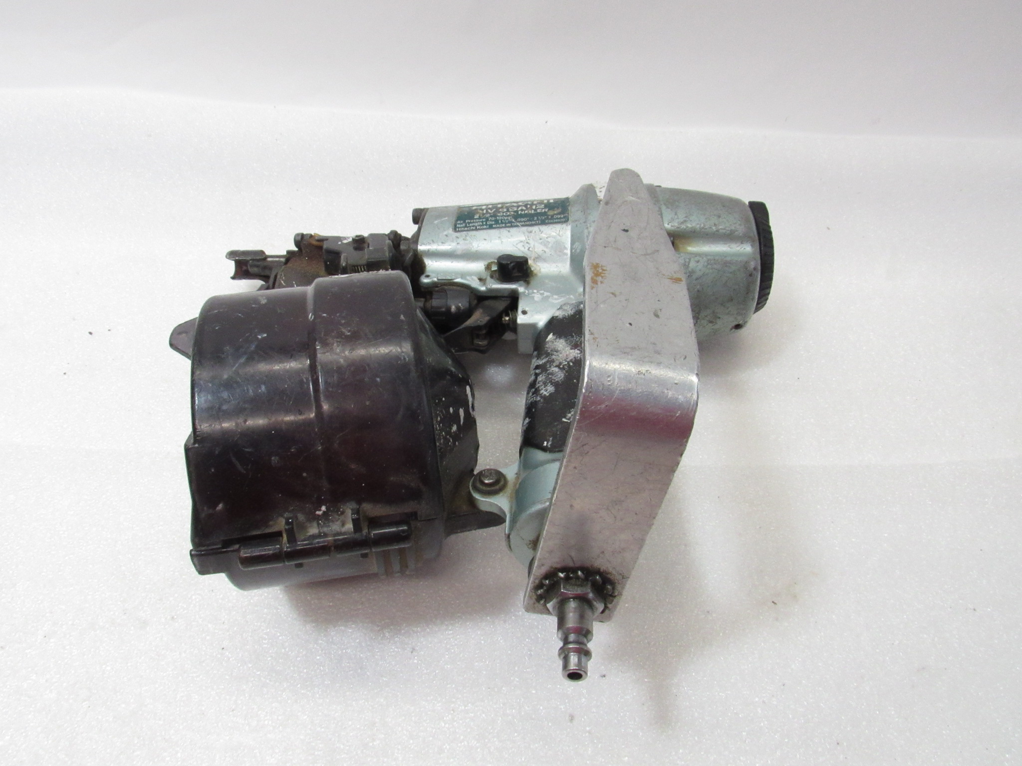 Hitachi NV65AH2 2-1/2" Coil Siding Nailer