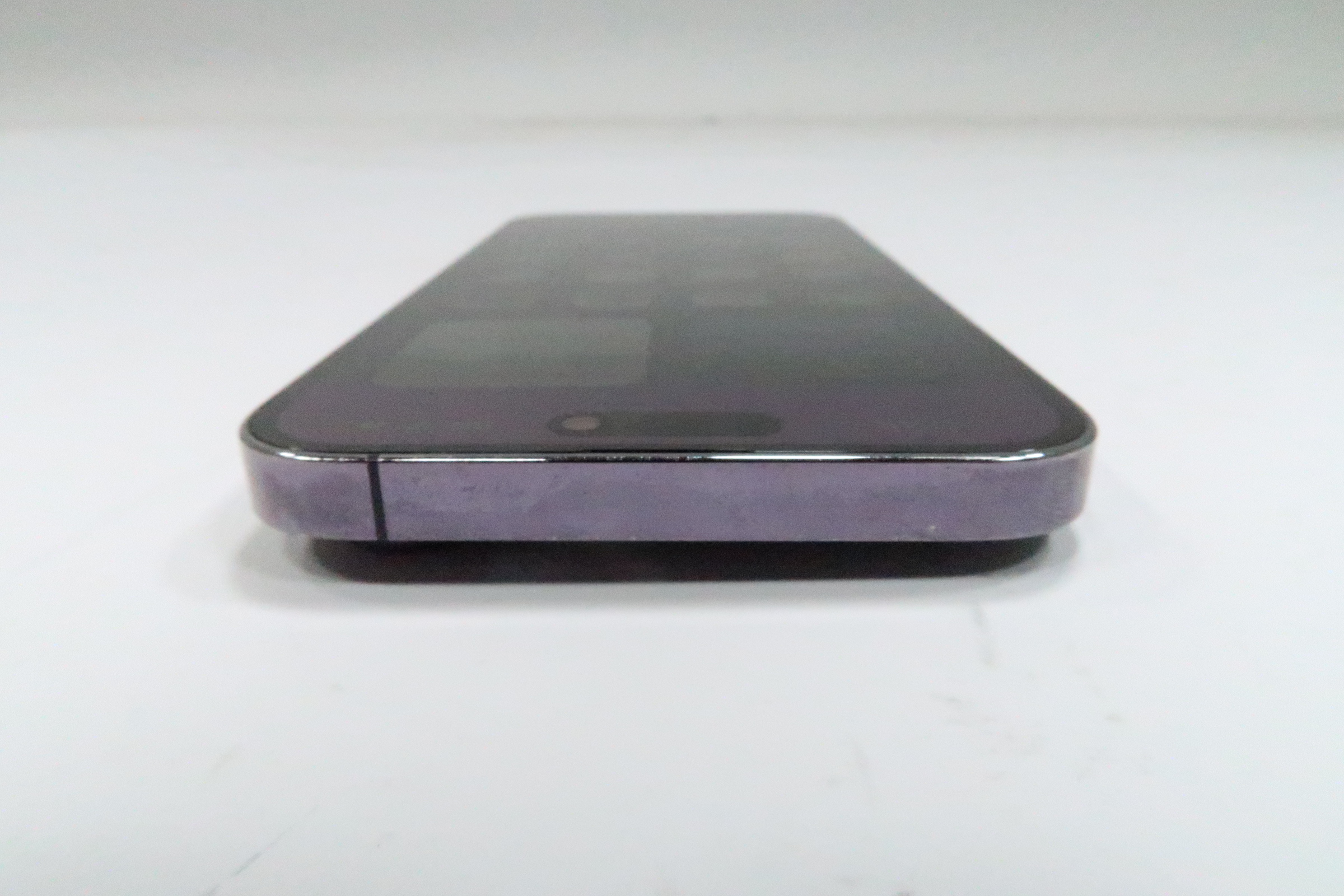 Apple iPhone 14 Pro Max MQ8R3LL/A 128GB Verizon 6.7" - Deep Purple 8650