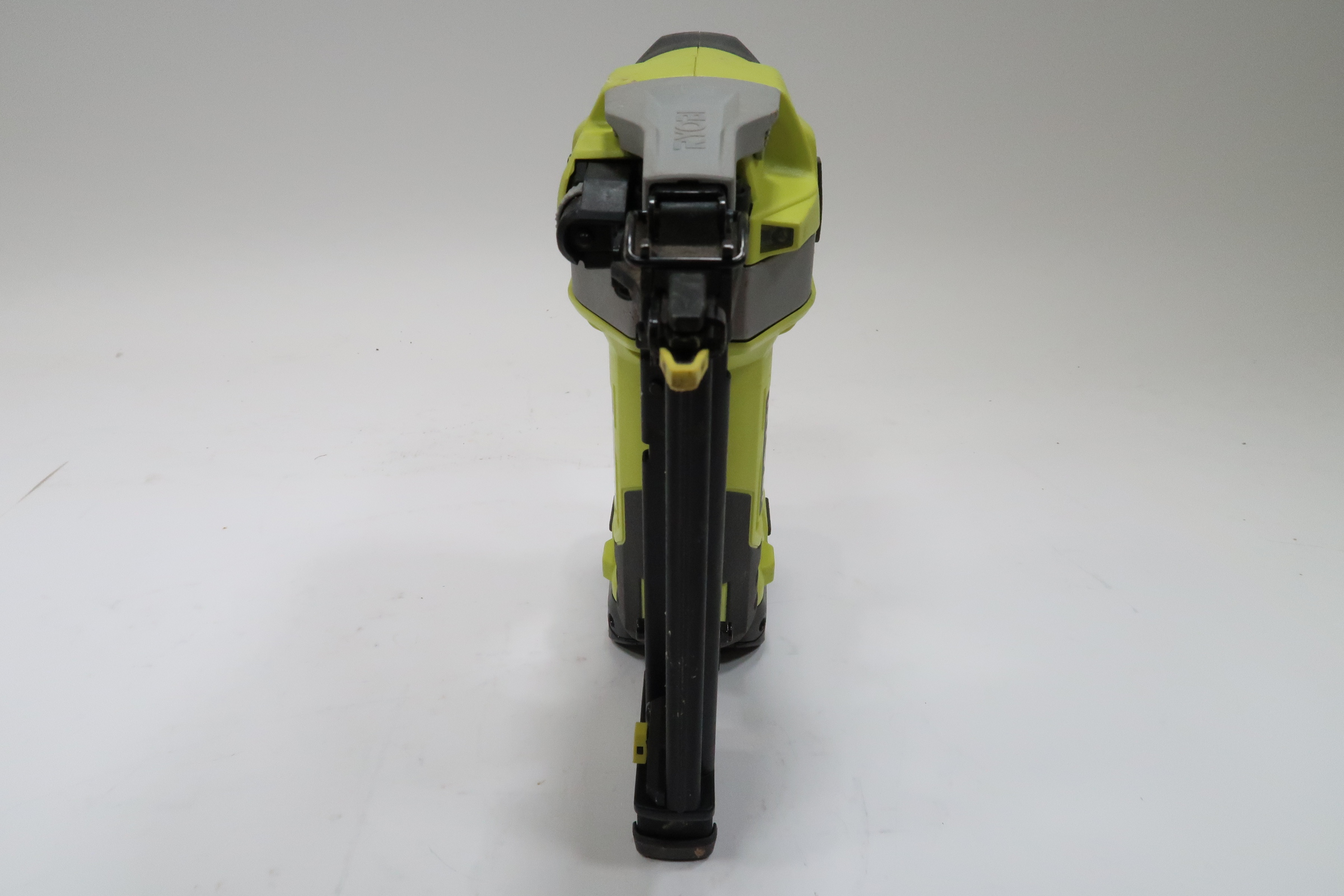 Ryobi P321 ONE+ 18V 18-Gauge Cordless AirStrike Brad Nailer 8558