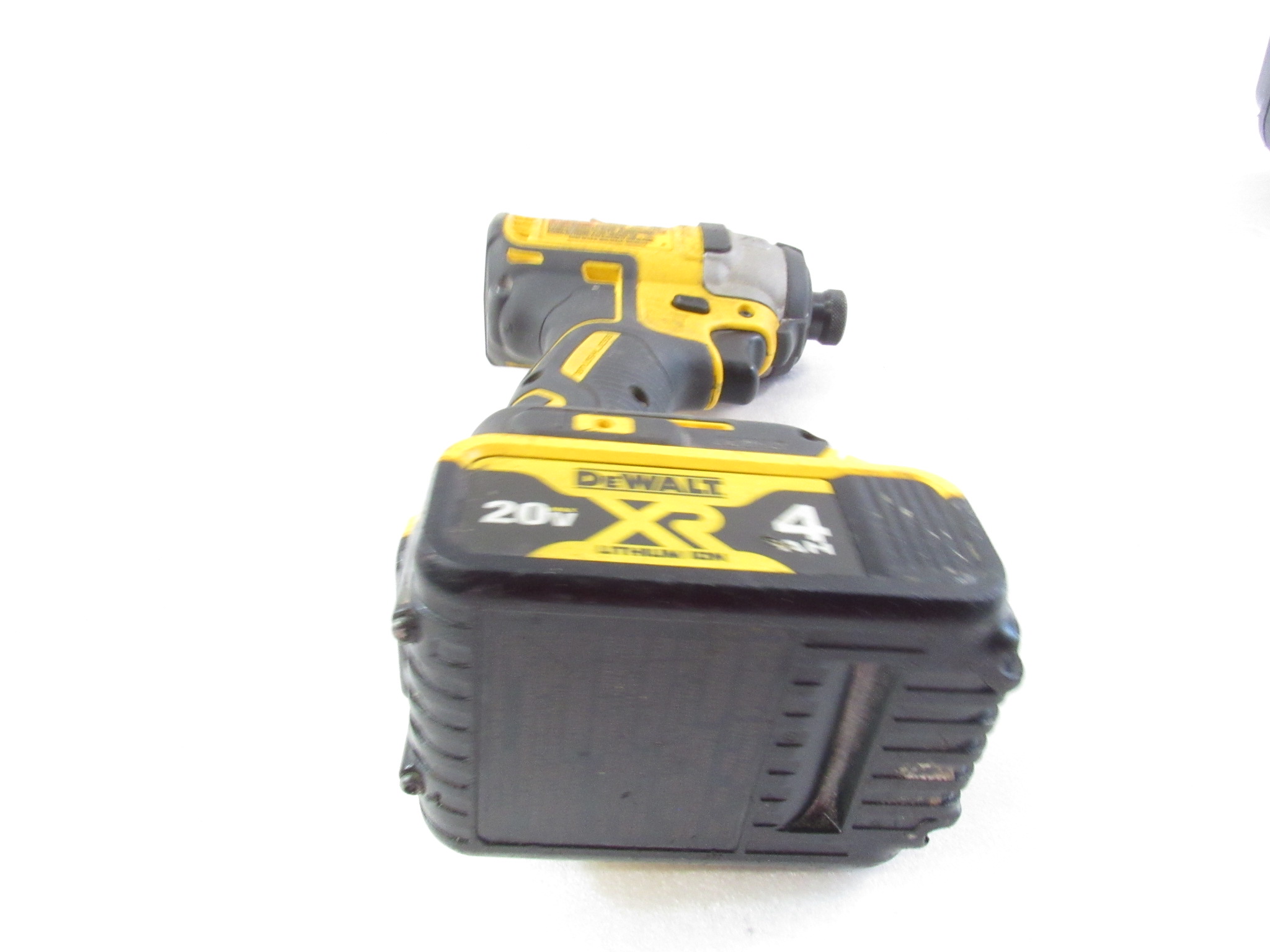 DEWALT DCF887 20-Volt MAX XR Cordless Brushless 3-Speed 1/4 in. Impact ...