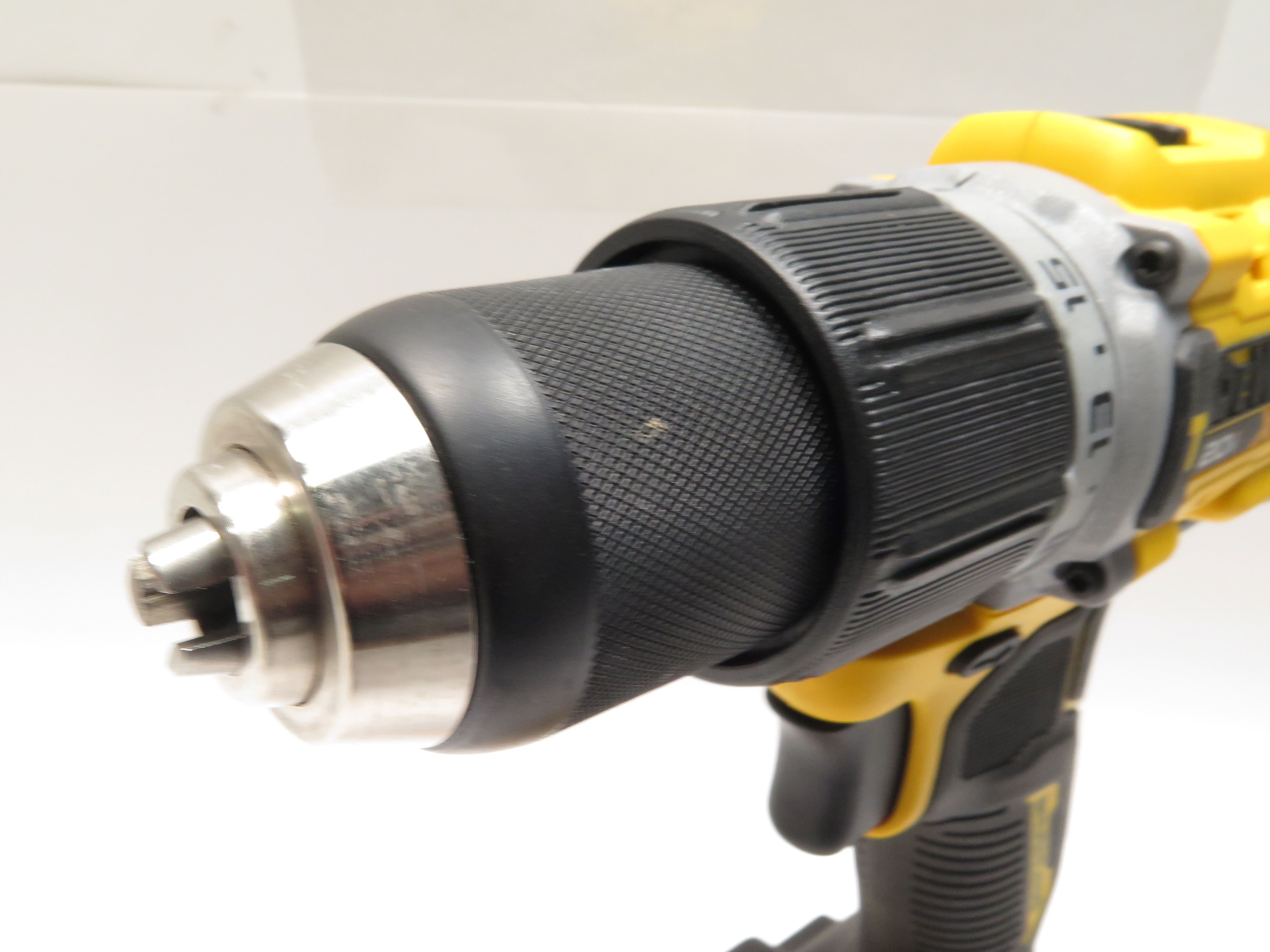 DeWalt DCD805 20V Compact Cordless 1/2 in. Hammer Drill 3915