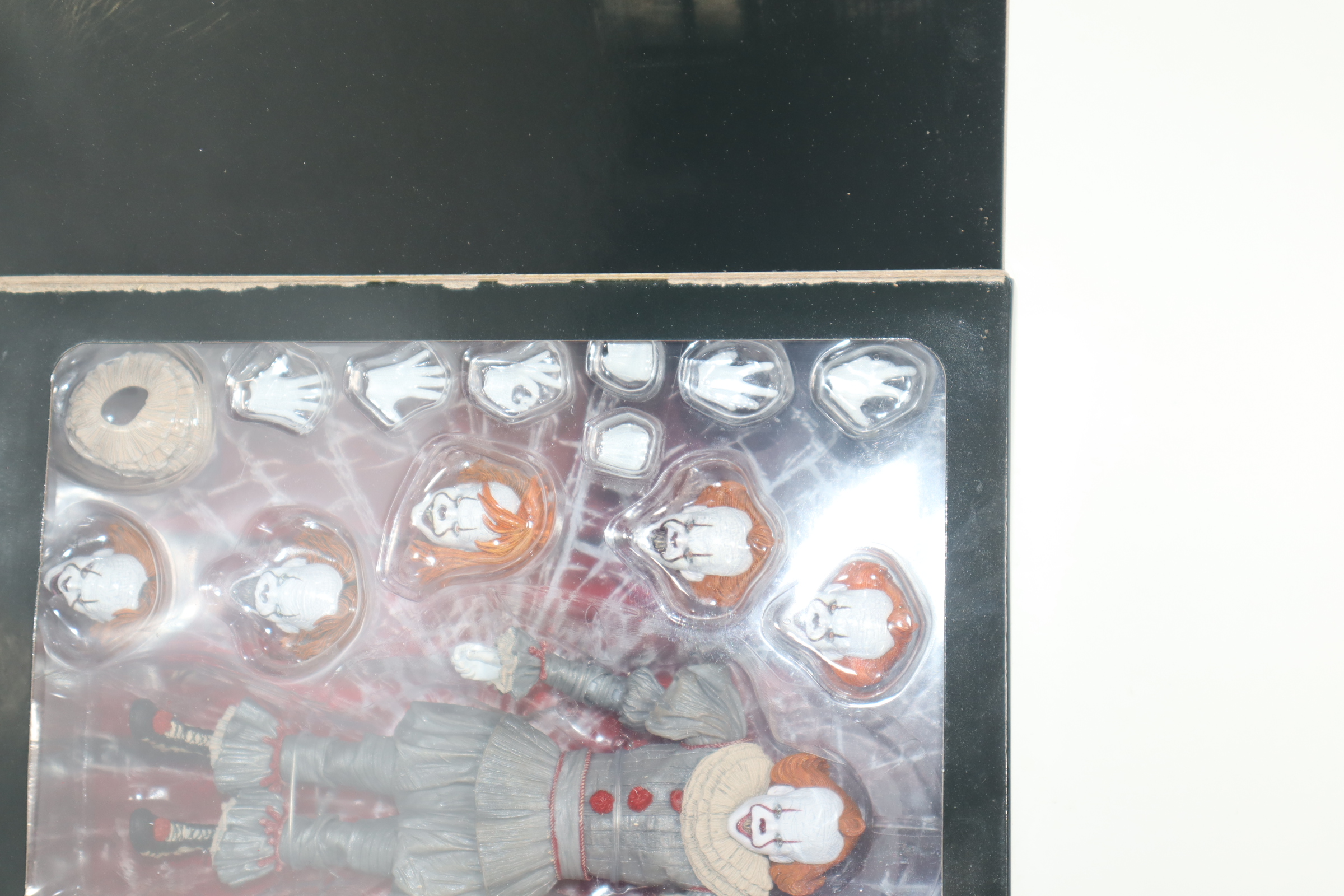 NECA IT The Many Faces Of Pennywise 93N042621 7" Action Figure Deluxe ...