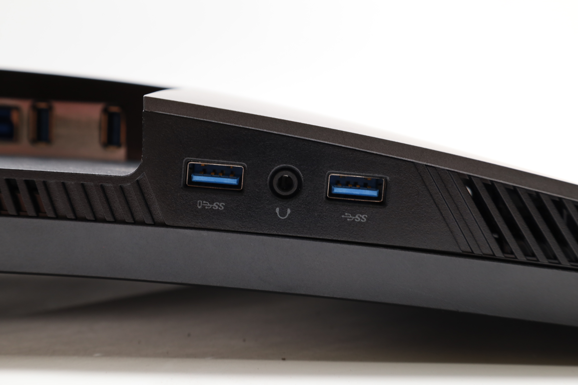 Dell S3220DGF 32" LED Curved 2K QHD 165Hz HDR FreeSync Monitor