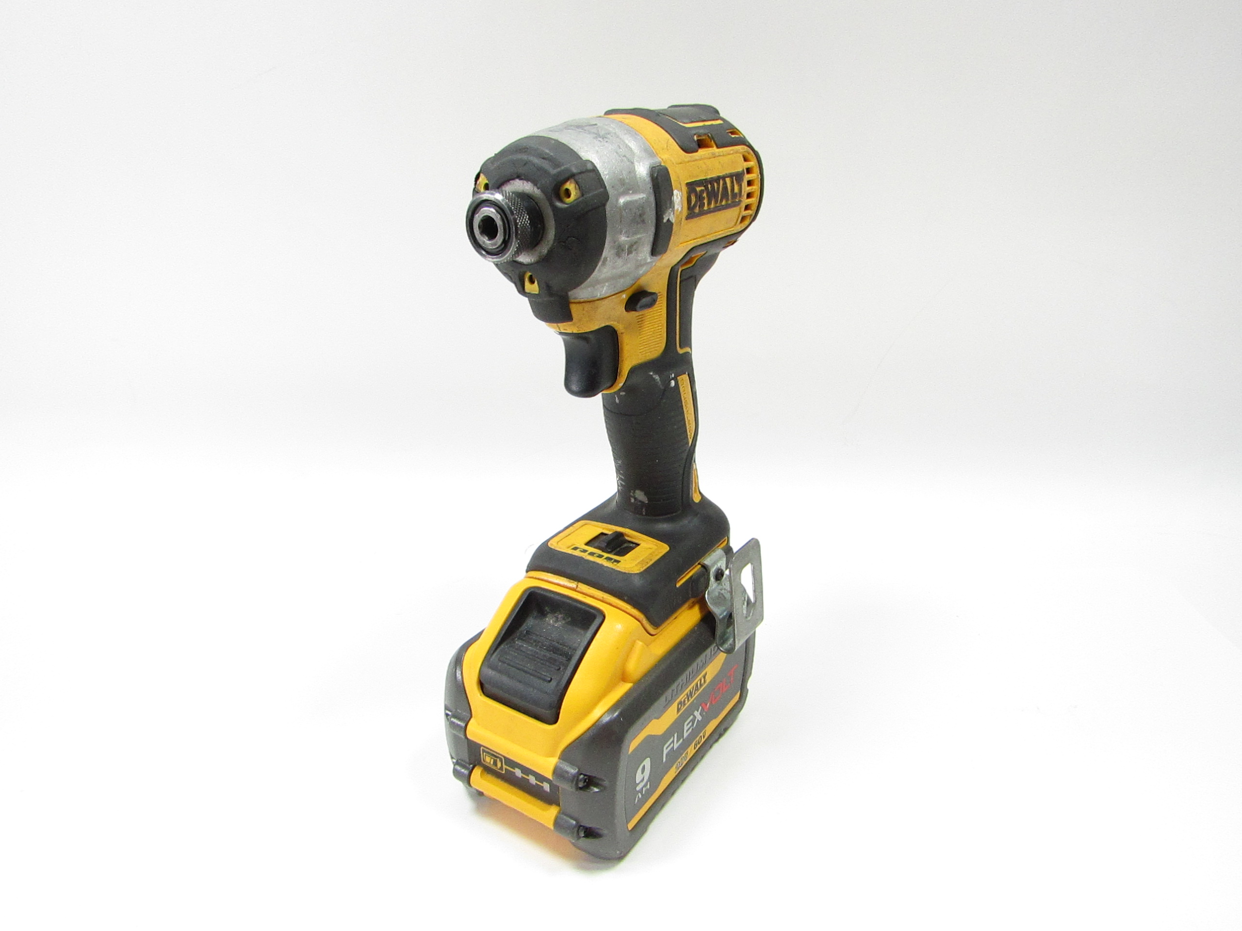 DeWALT DCF887 20V MAX XR Brushless 3-Speed 1/4" Cordless Impact Driver 7468