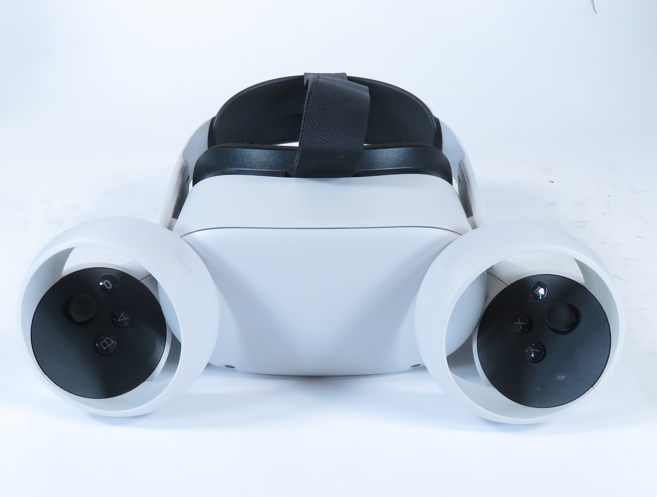 Oculus Quest 2 301-00351-01 Advanced All-in-One 256GB White VR Headset