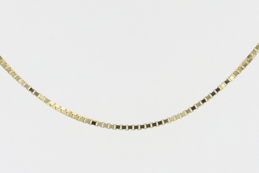 .4mm Box Link Chain 18" Necklace 10k Yellow Gold .90 Grams