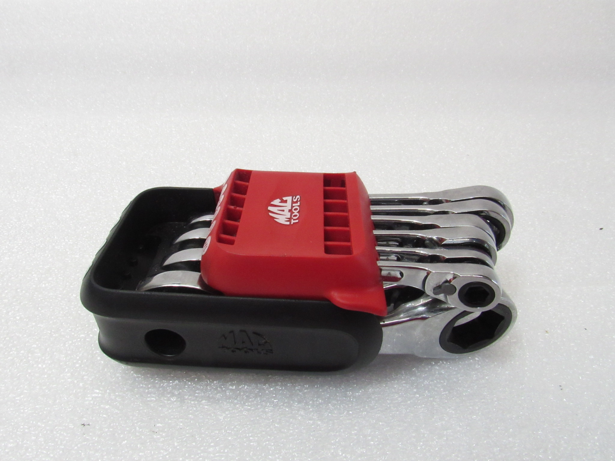 Mac SRWO212PTB 12-PC. SAE Reversible Ratcheting Wrench Set 12-PT.