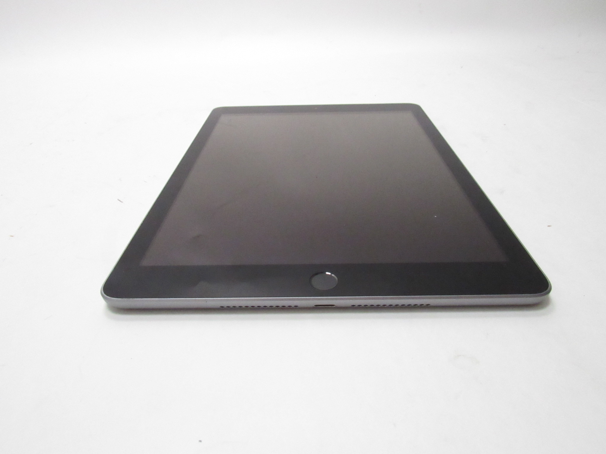 Apple iPad 5th Generation MP2F2LL/A A1822 32GB Tablet Silver 3309