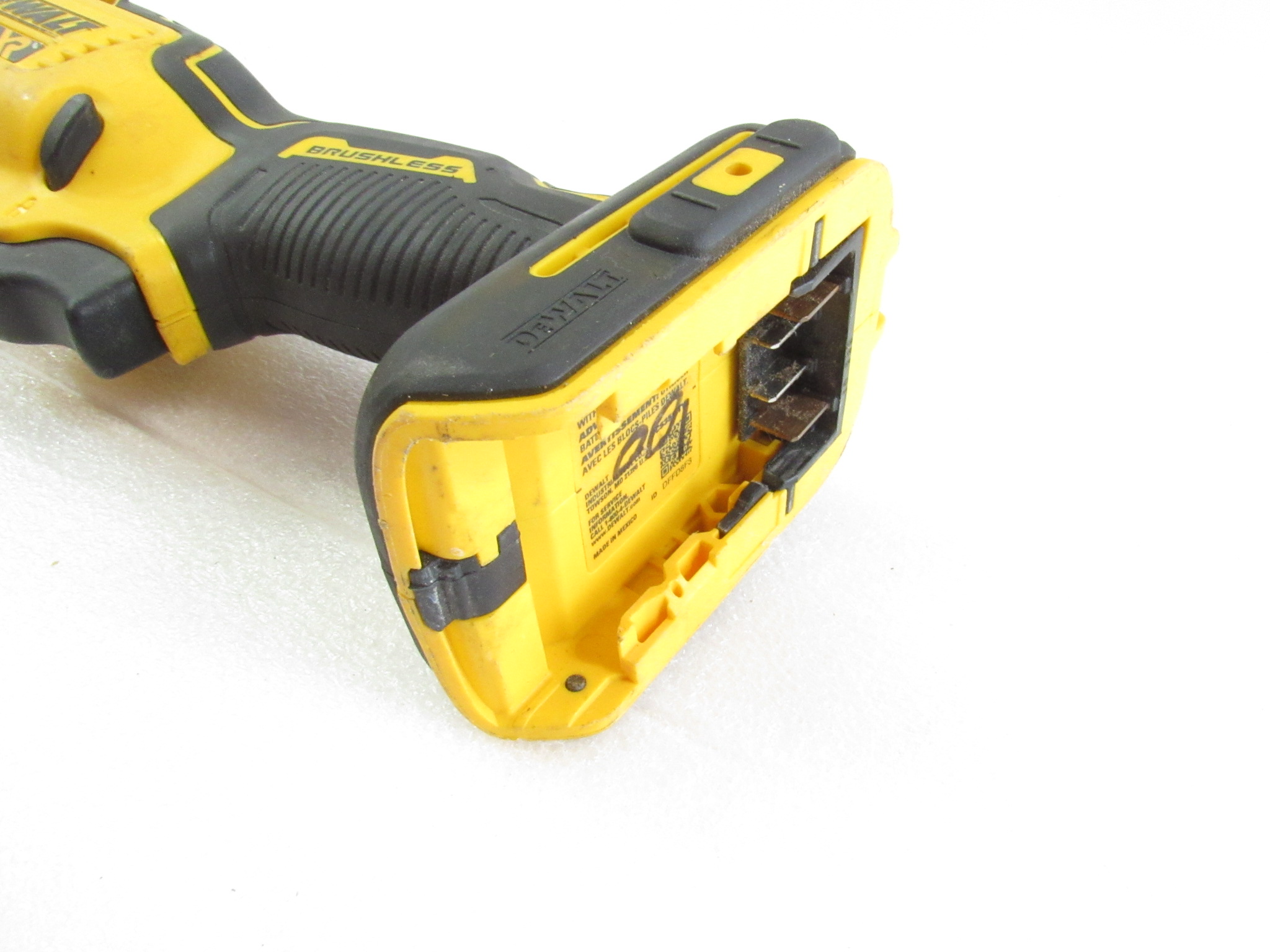 DEWALT DCS356 20-Volt MAX Brushless Lithium-Ion 3-Speed Oscillating ...