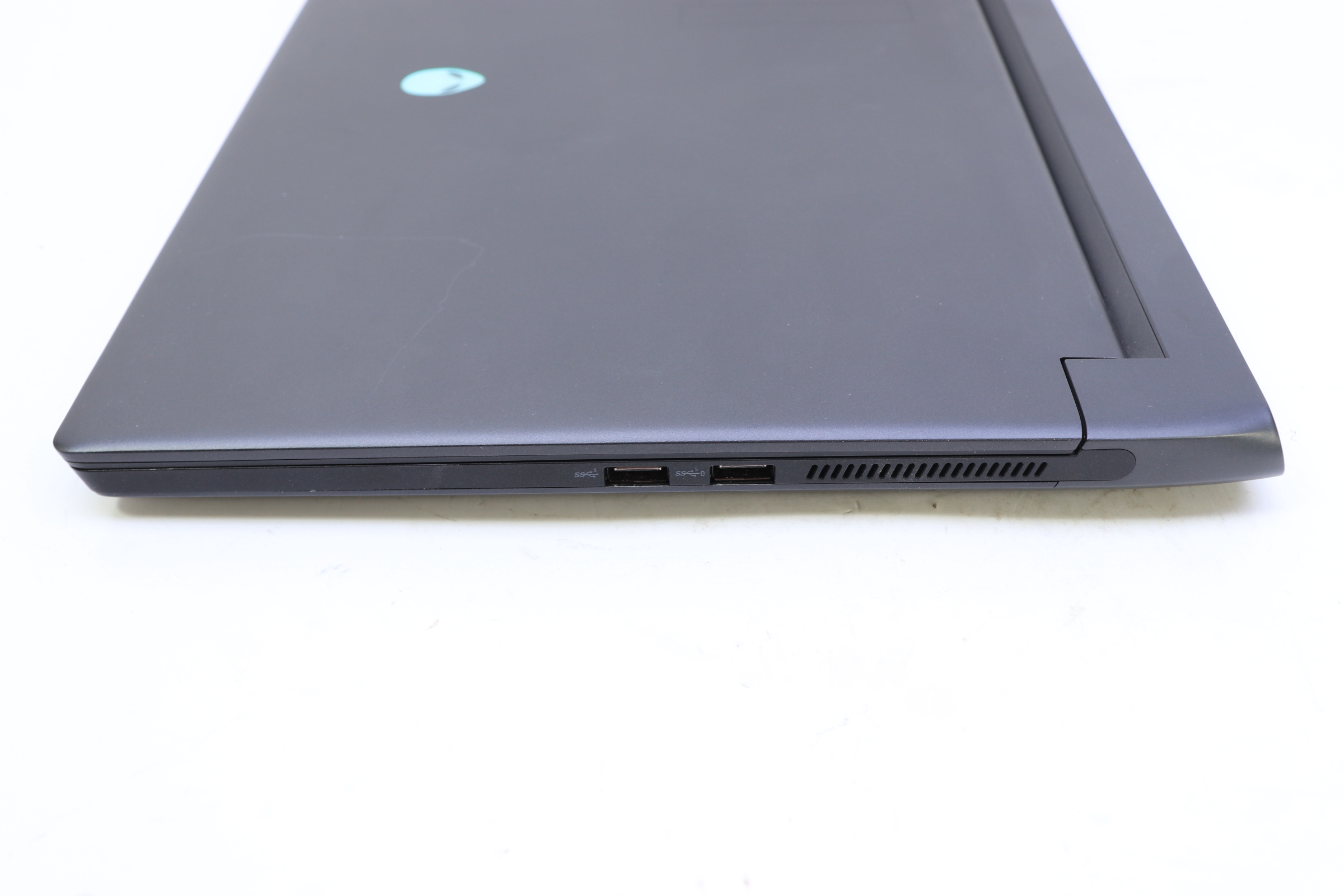 Alienware M15 R5 AMD Ryzen 7 5800H 3.2GHz RTX 3070 16GB RAM 1TB SSD 15.6"