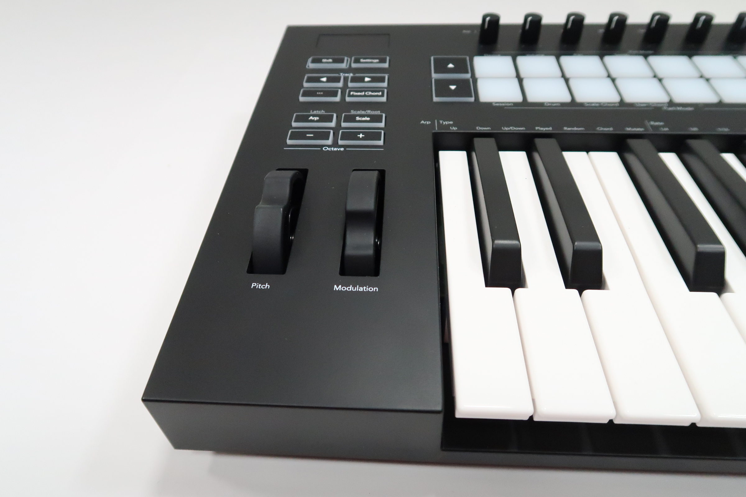 Novation Electronic Music Systems Launchkey 25 MK3 MIDI Keyboard Controller