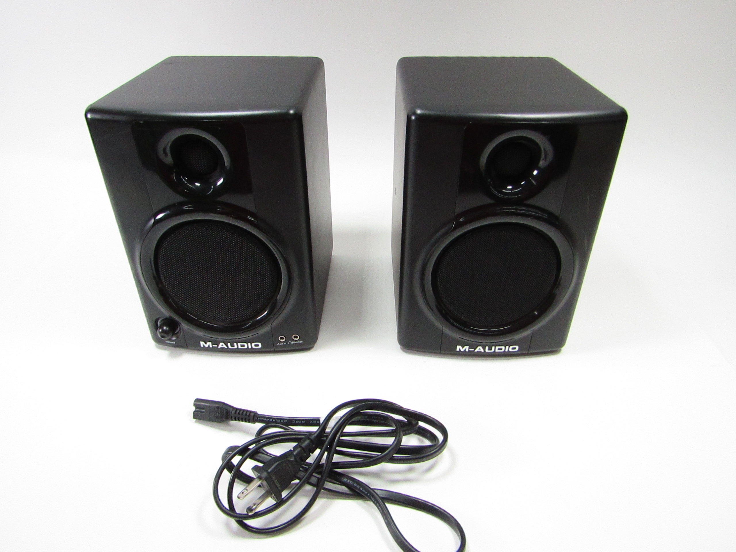 M-Audio AV 40 Studiophile Professional Studio Monitor Pair