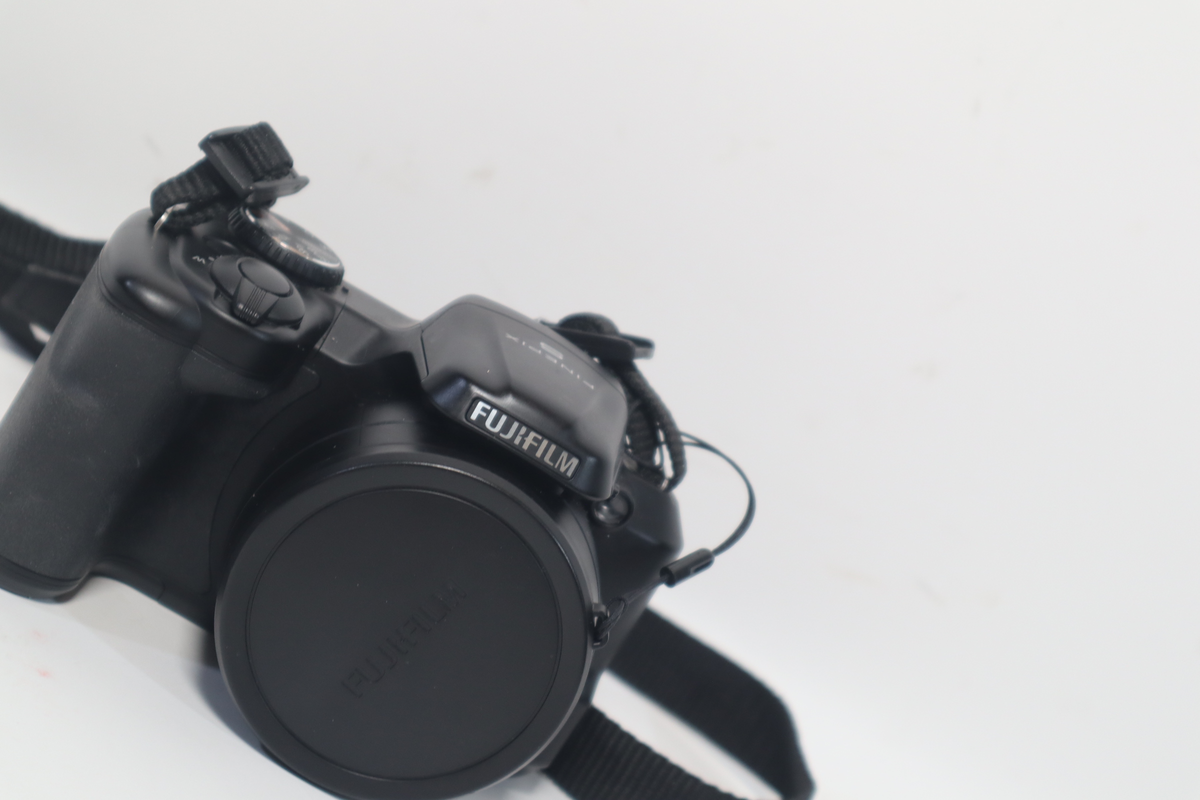 Fujifilm FinePix S8600 Black 16 MP Digital Camera 1170 / 3" LCD Screen