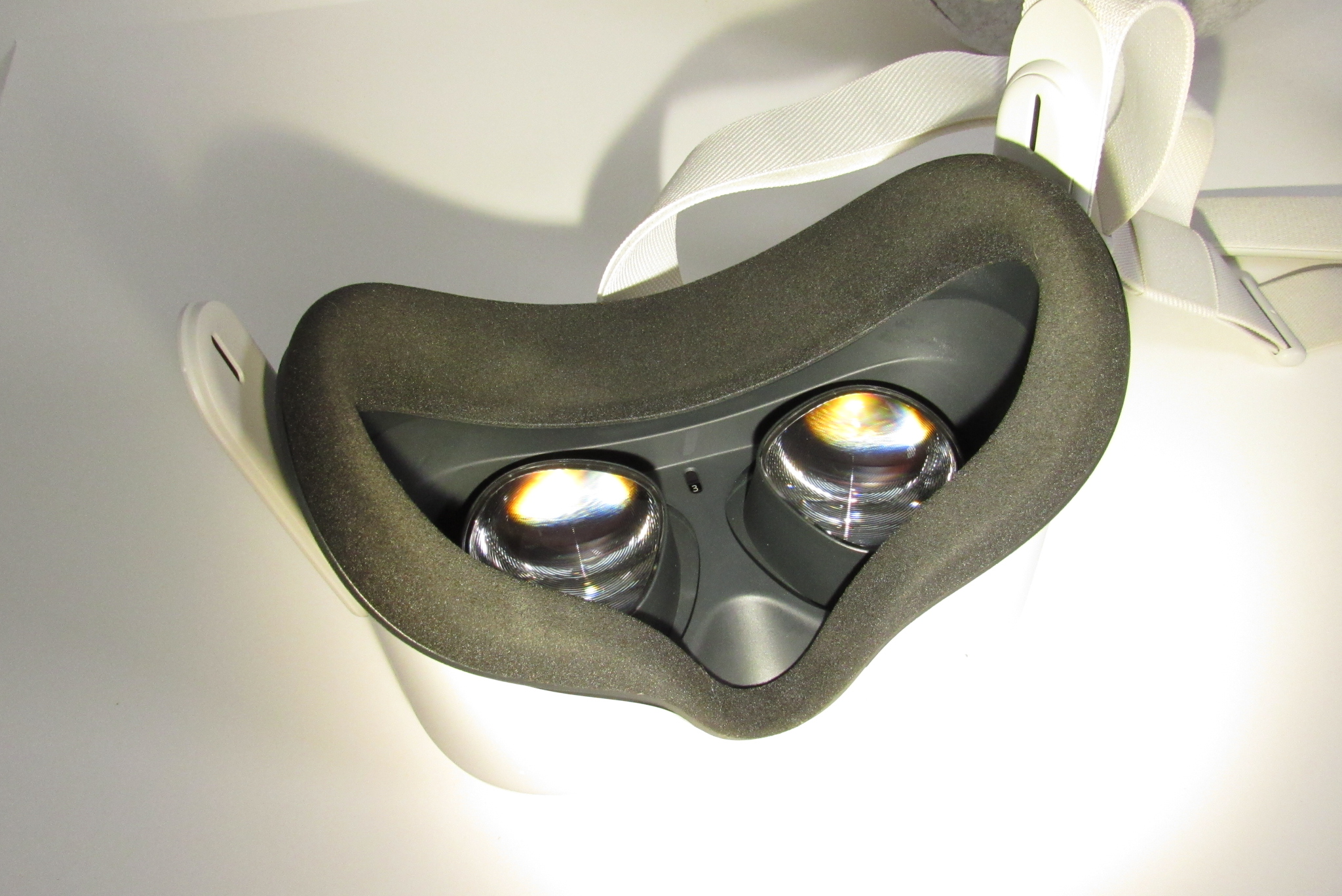 Oculus Quest 2 KW49CM 128GB Standalone All-in-One Virtual Reality Headset