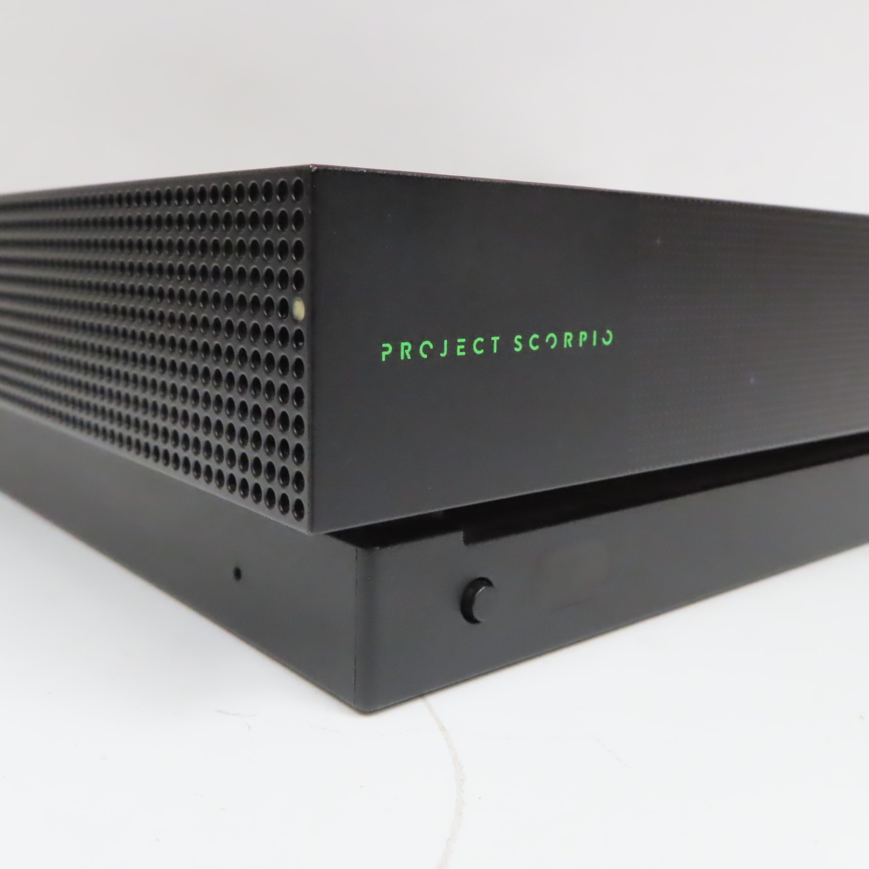 Microsoft 1787 Xbox One X 1TB Video Game Console - Project Scorpio (7630)