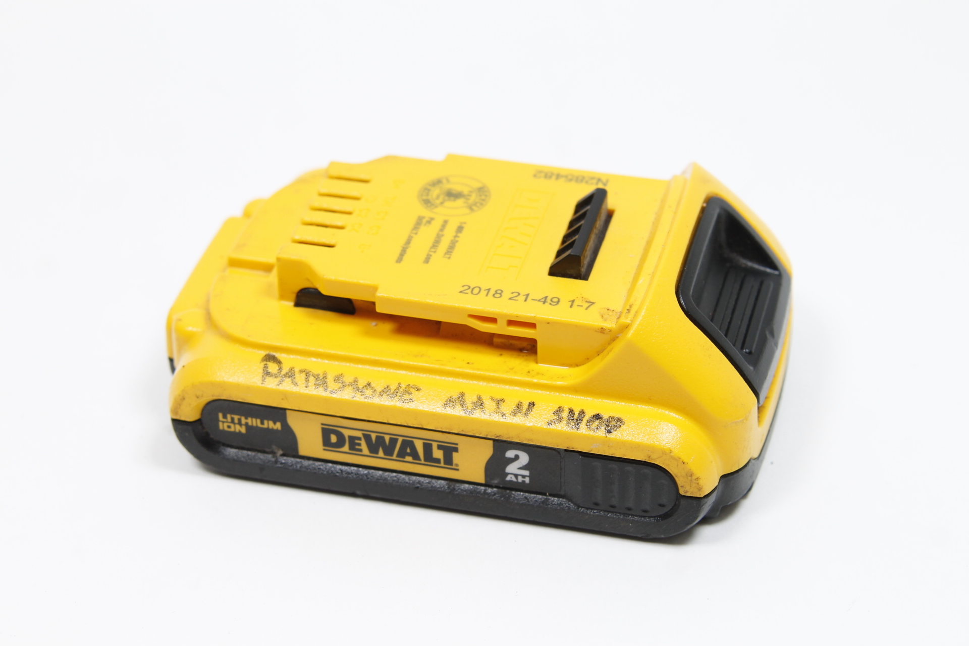DeWalt DCW210 20V MAX XR Cordless Brushless 5" Random Orbital Sander