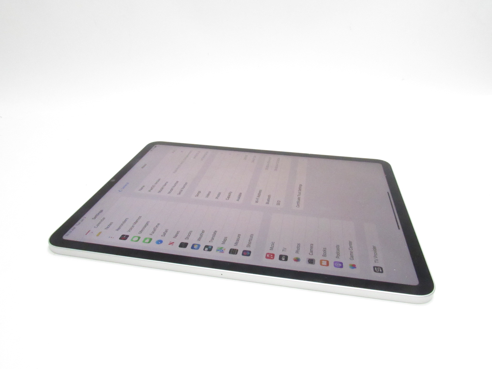 Apple iPad Pro 3rd Gen MHQV3LL/A A2377 256GB Wi-Fi Tablet Silver