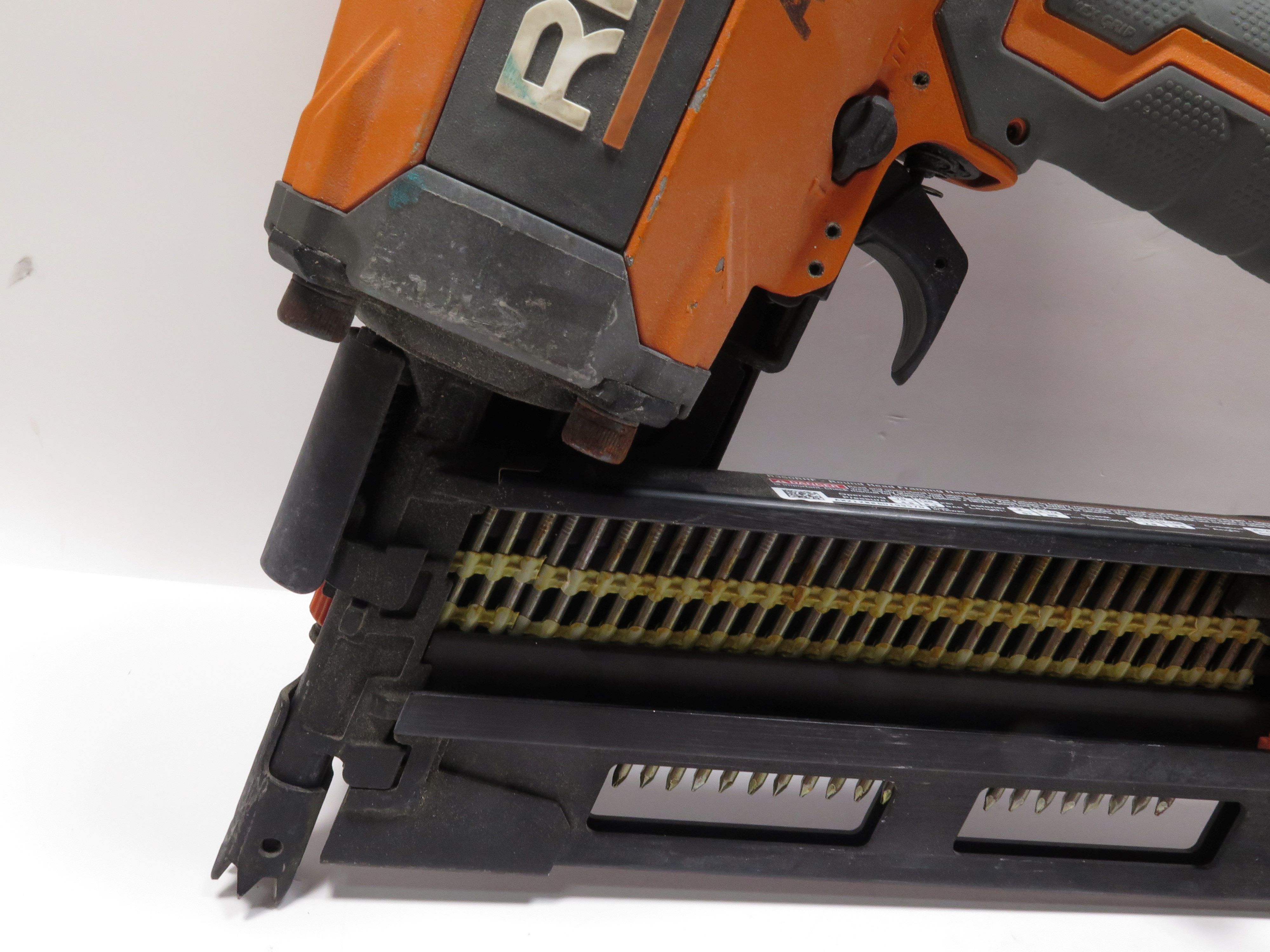 Ridgid R350RHF Pneumatic 21-Degree 3-1/2 in. Round Head Framing Nailer 2101