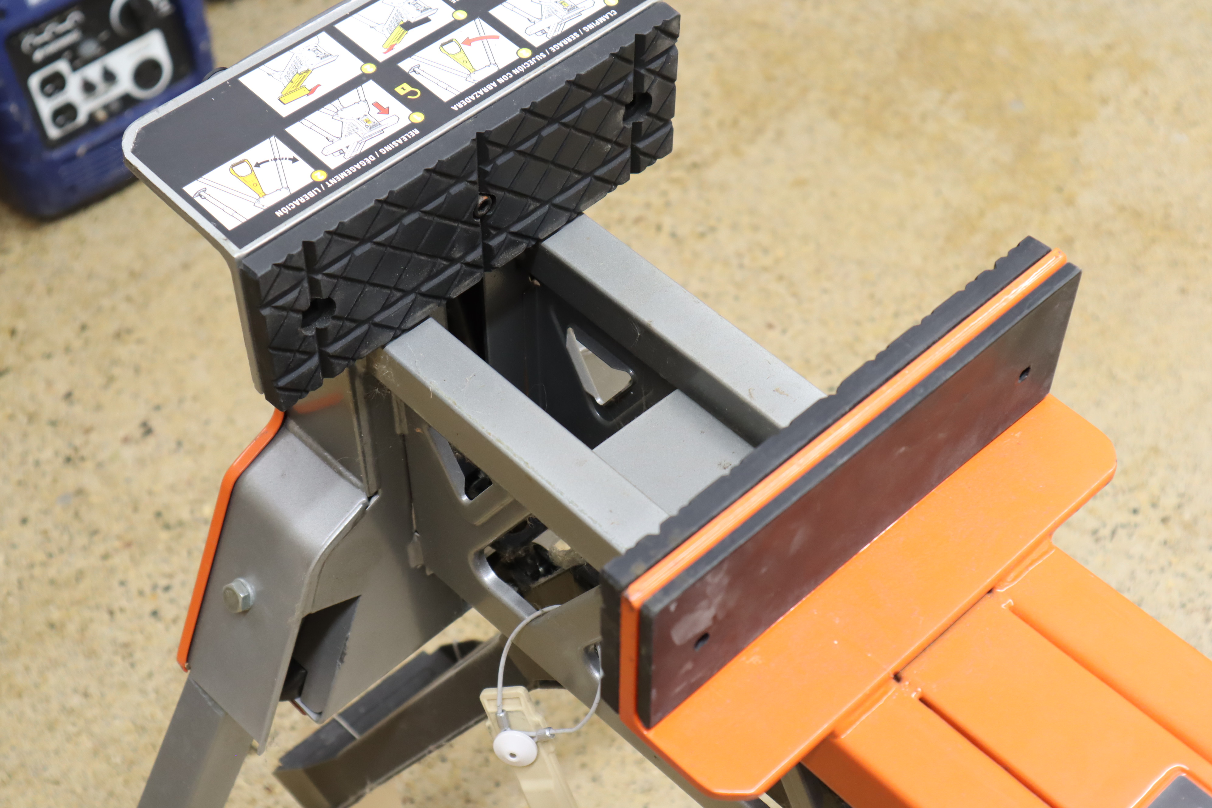 RIDGID AC9956 Super Clamp Table Local In Store Pickup Only 8250