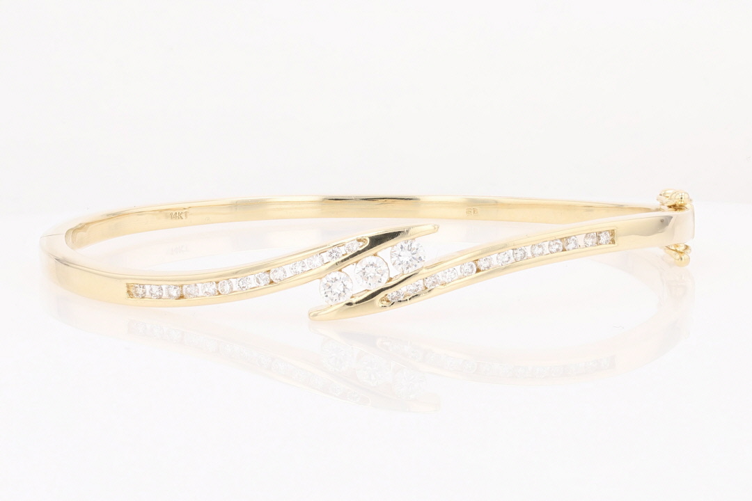 .82ctw Round Diamond Three-Stone 7" Bangle Bracelet 14k Yellow Gold 17. ...