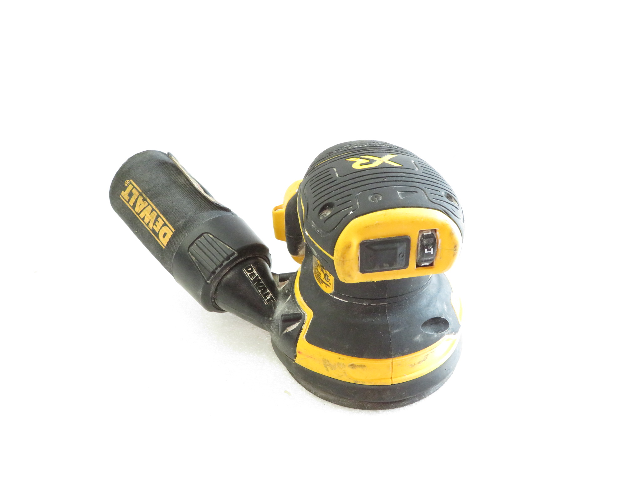 DEWALT DCW210 20-Volt MAX XR Cordless Brushless 5 in. Random Orbital Sander