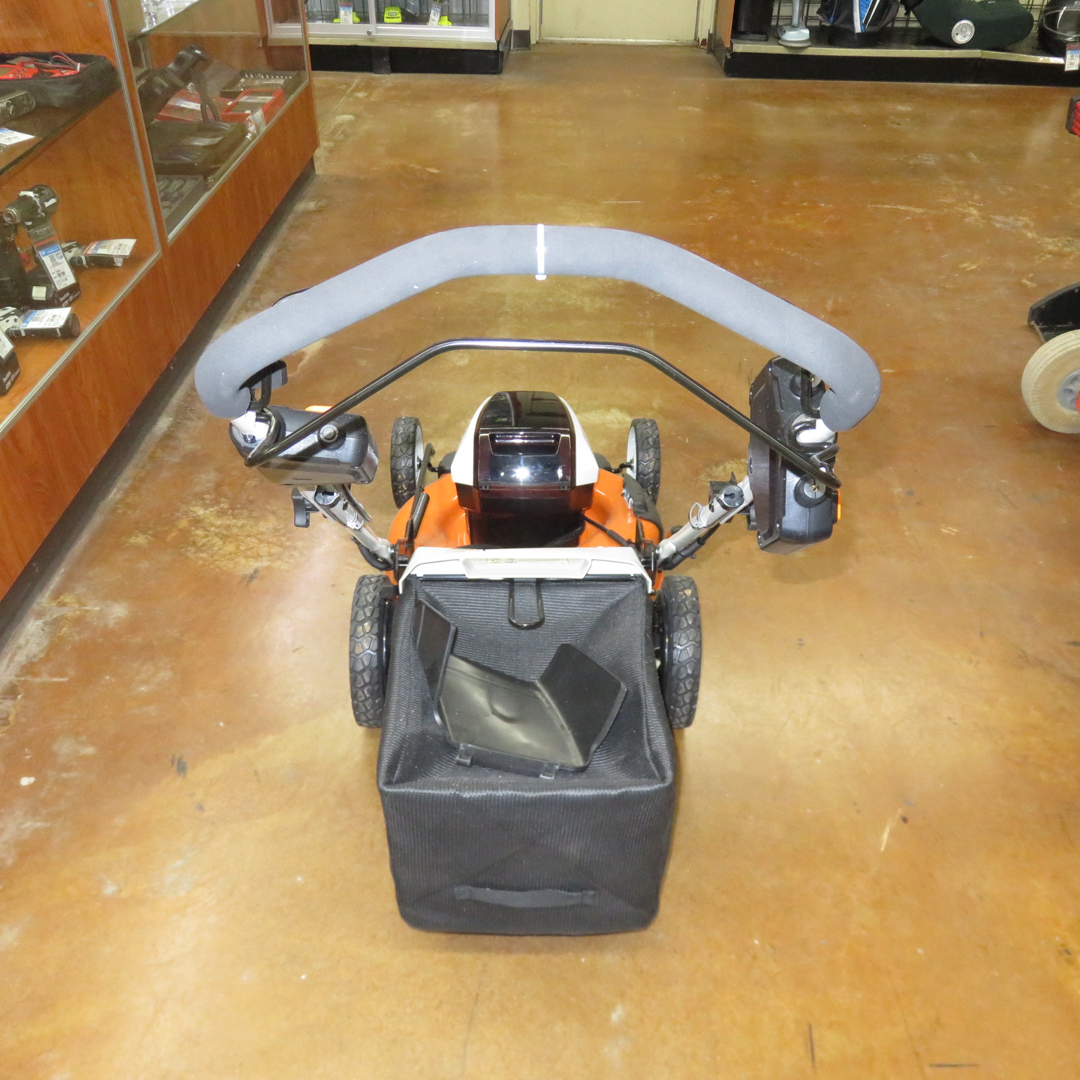 Stihl RMA 510 V Battery-Operated Self-Propelled 21-Inch Brushless Lawn ...