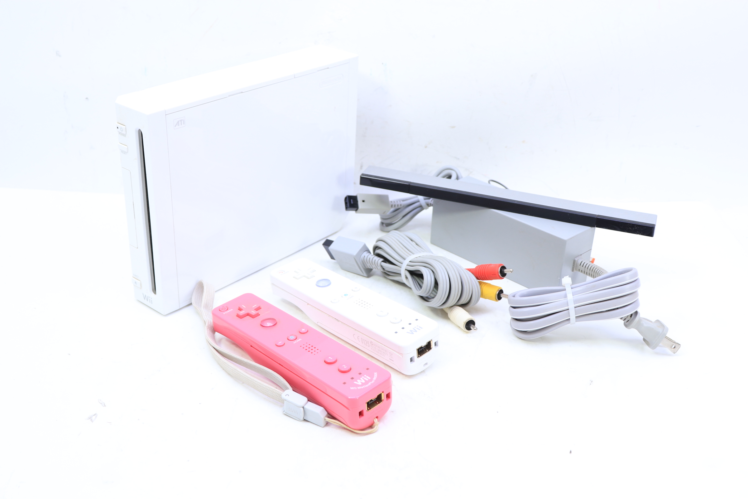 Nintendo Wii RVL-001 512MB White Body Home Video Gaming Console