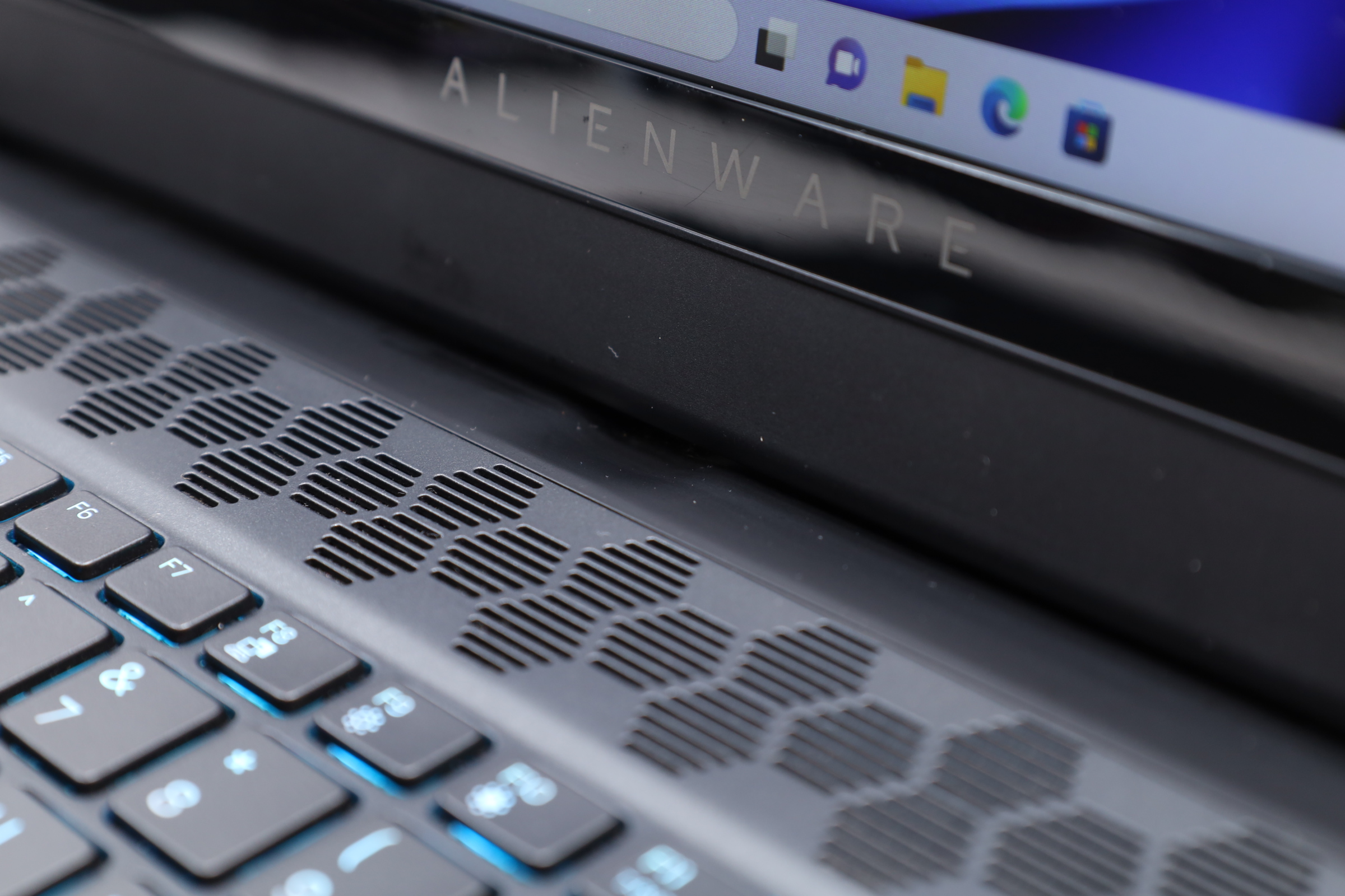 Alienware m15 R4 Intel Core i7-10870H 2.2GHz RTX 3070 16GB RAM 512GB ...