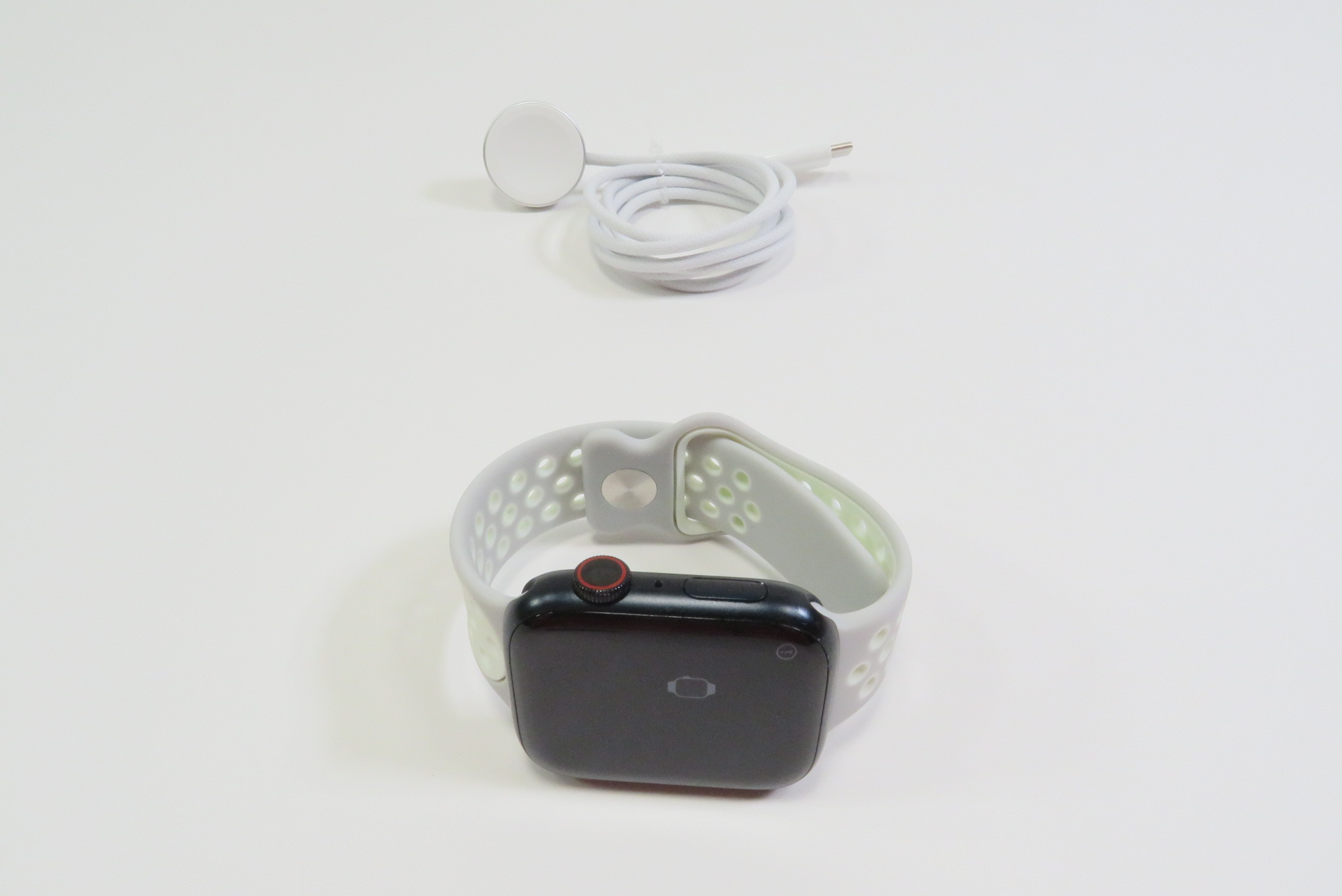 Apple Watch Series 7 A2477 45mm Aluminum Casing Touchscreen Smartwatch