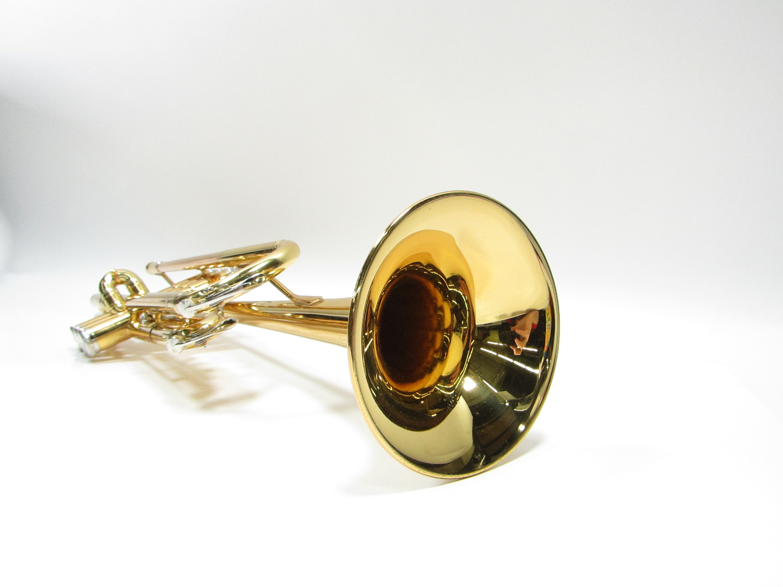 Yamaha YTR-2330 Student Bb Trumpet Gold Lacquer