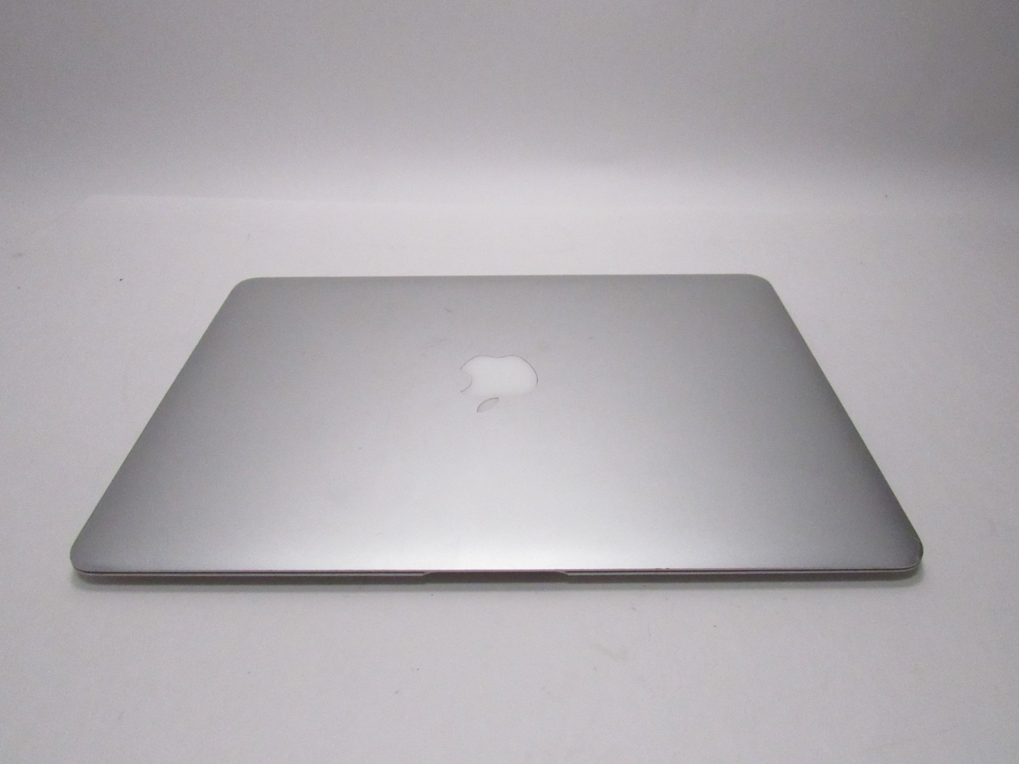 Apple MacBook Air (2017) MQD32LL/A Core i5-5350U 1.8GHz 8GB RAM 128GB SSD 13.3"