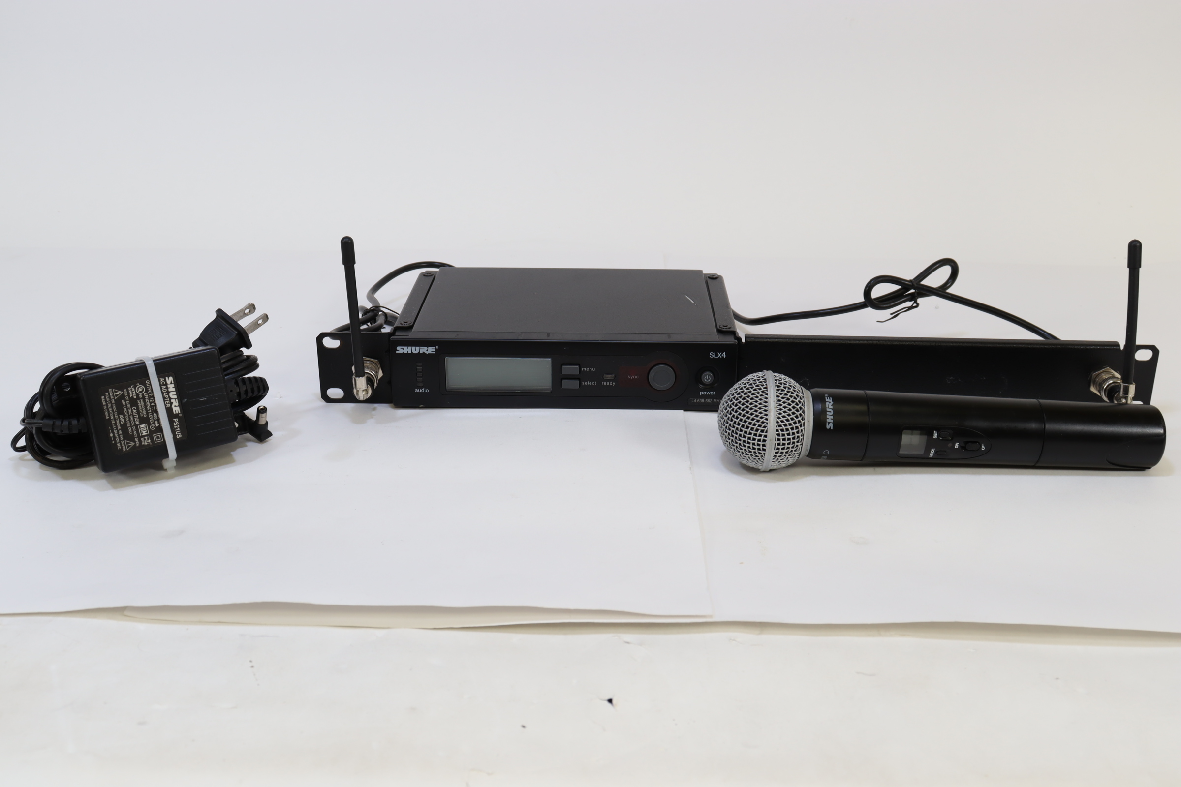 Shure SLX4 Wireless Receiver - SM58 Shure Wireless Microphone