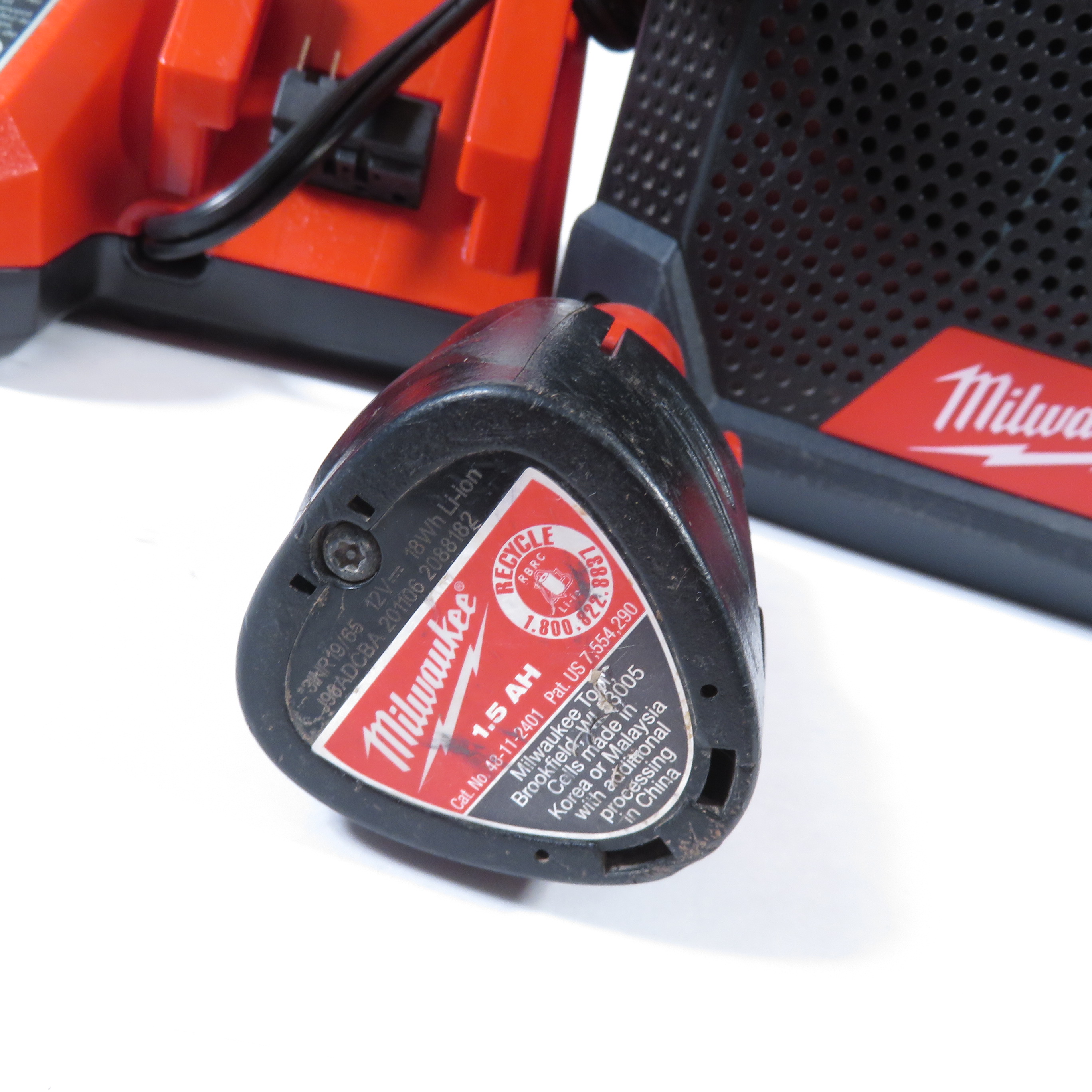 Milwaukee 2951-20 M12 12-Volt Lithium-Ion Cordless Bluetooth/AM/FM ...