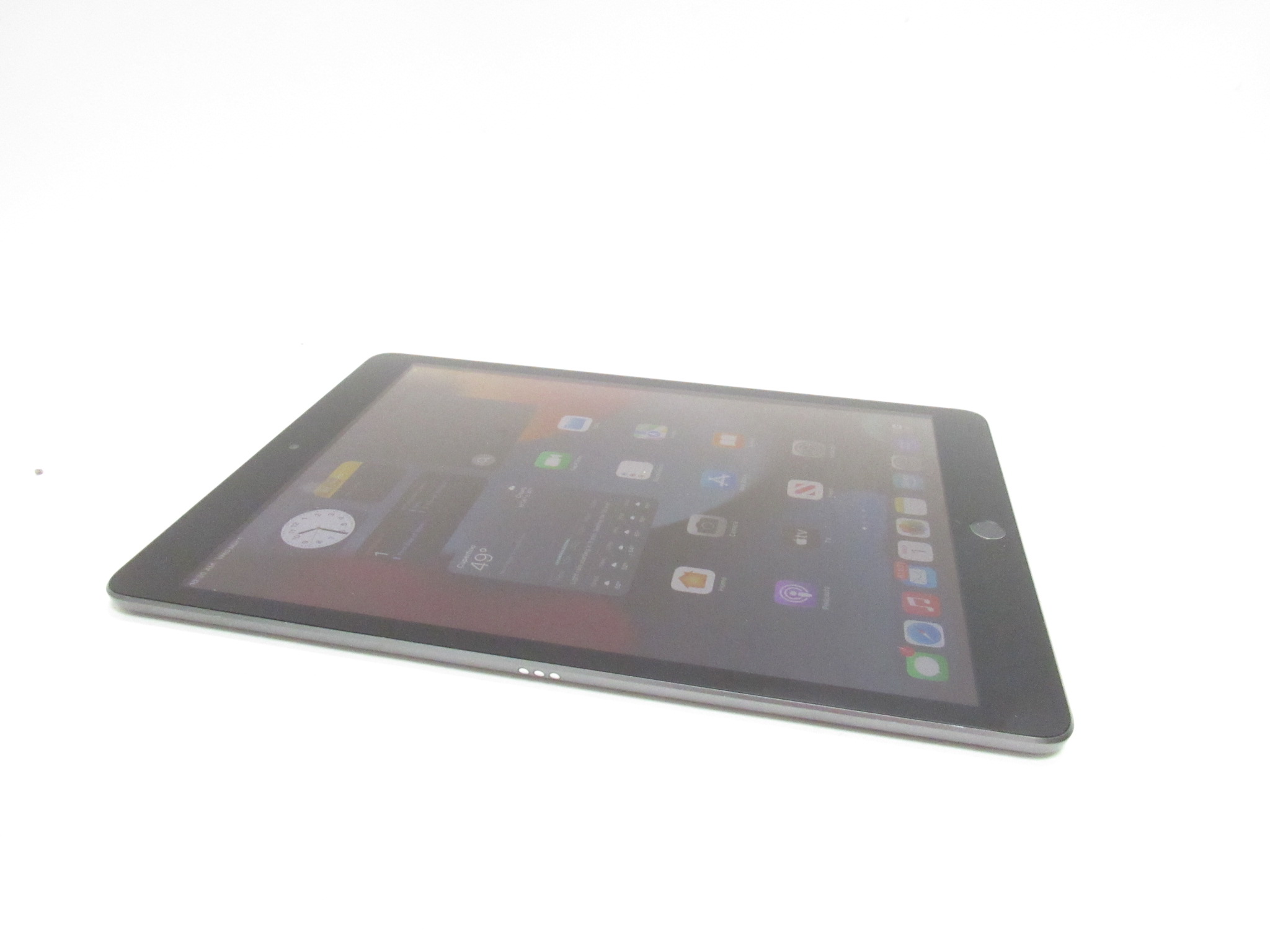 Apple iPad 9th Generation A2602 MK2K3LL/A 64GB Space Gray 10.2"