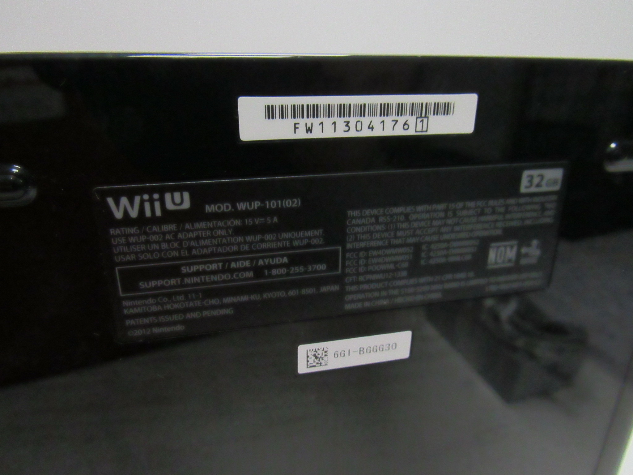 Nintendo Wii U WUP-101 Gaming System 32GB Console + Gamepad Black