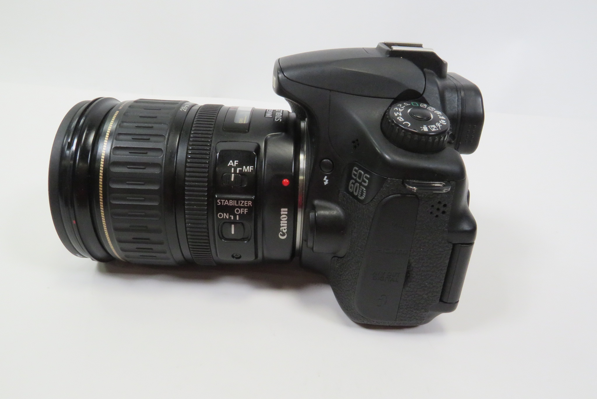 Canon EOS 60D 18MP 3.0" Screen Digital SLR Camera / 28-135mm Lens