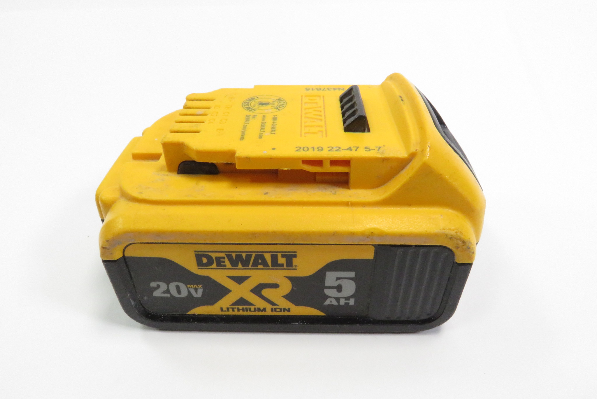 DeWalt DCB205 20-Volt MAX XR Lithium-Ion 5.0Ah Battery -6353