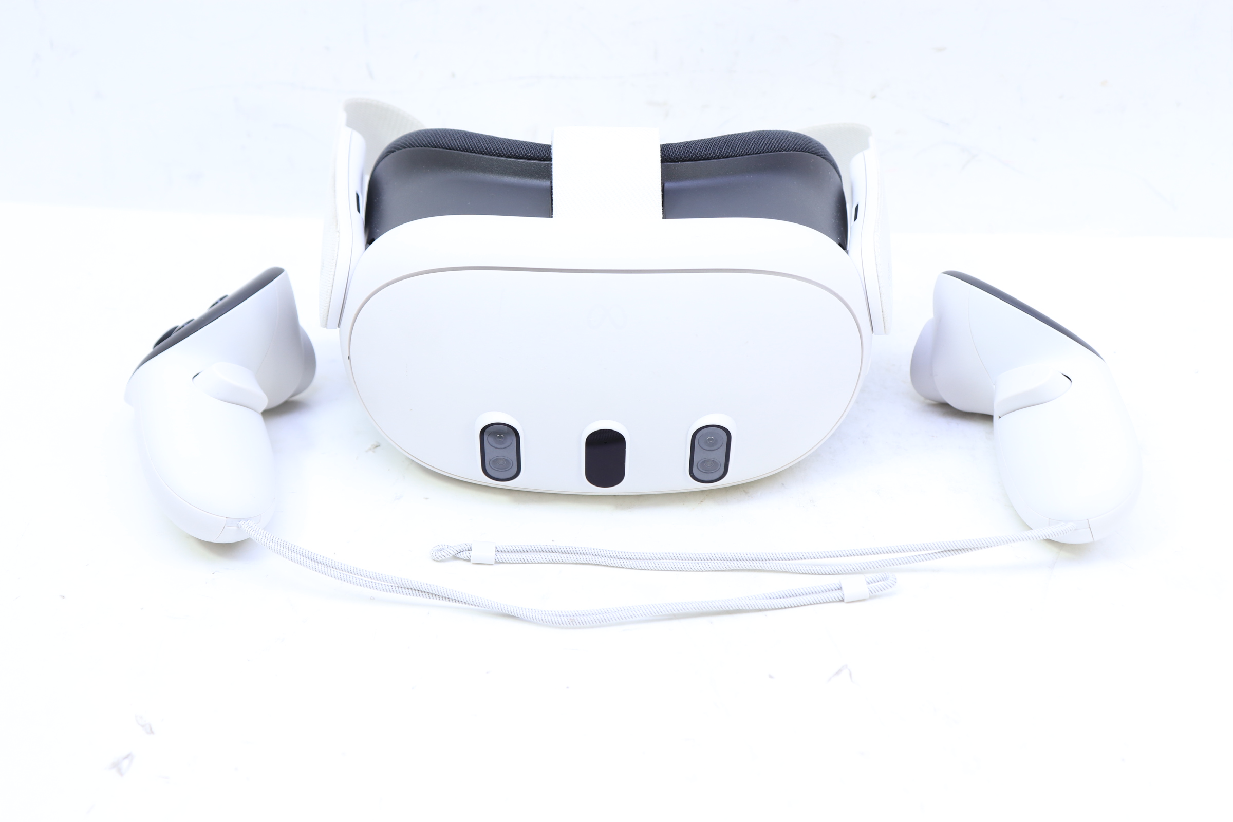 Meta 899-00579-01 Advanced All-in-One VR Headset Quest 3 (128GB) - 2218