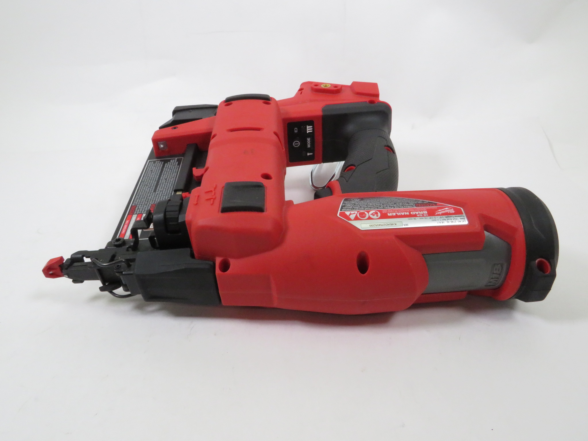 Milwaukee 2746-20 M18 18Ga Cordless Brad Nailer 0302