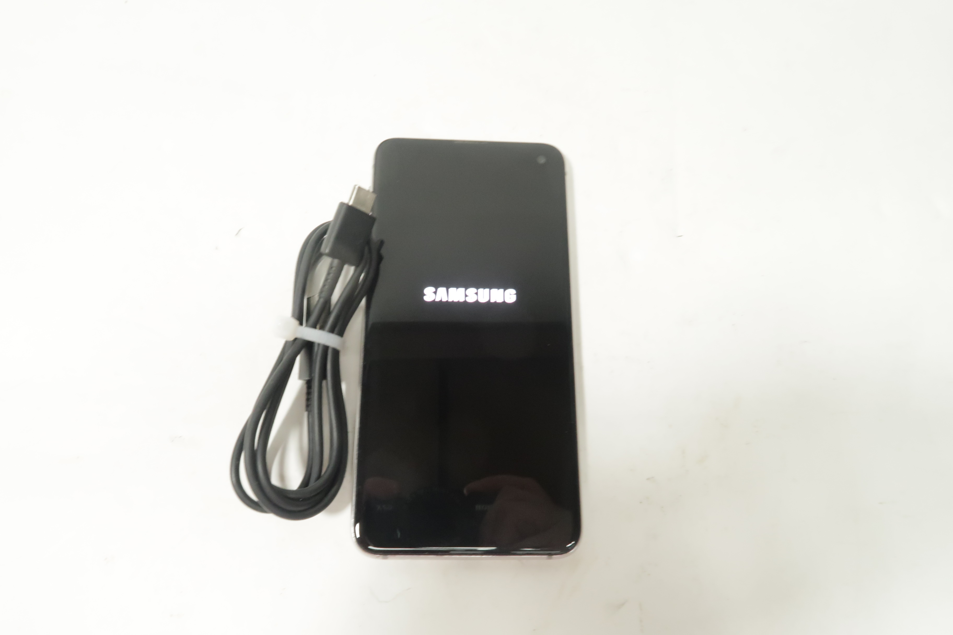 Samsung Galaxy S10E SM-G970U 128GB Unlocked Android Smartphone