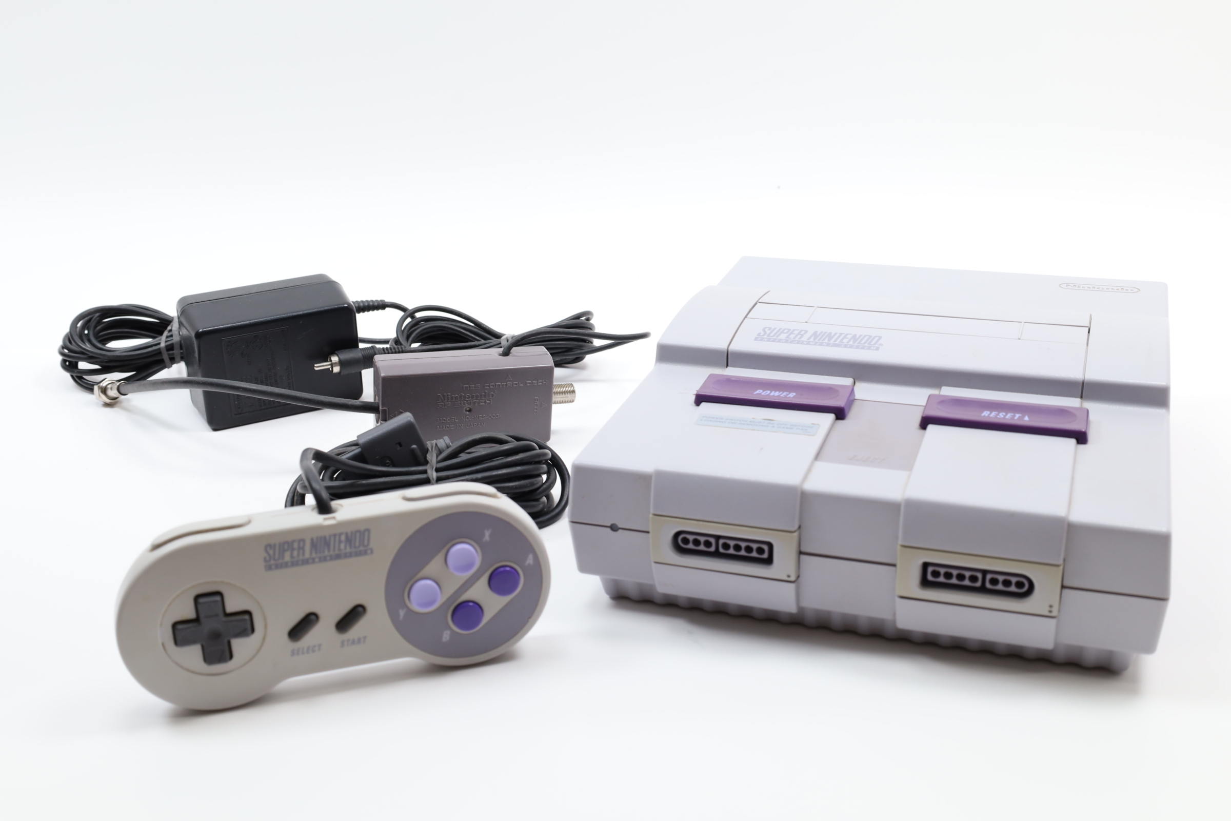 Nintendo Super Nintendo SNS-001 16-Bit Video Game Console (7608)