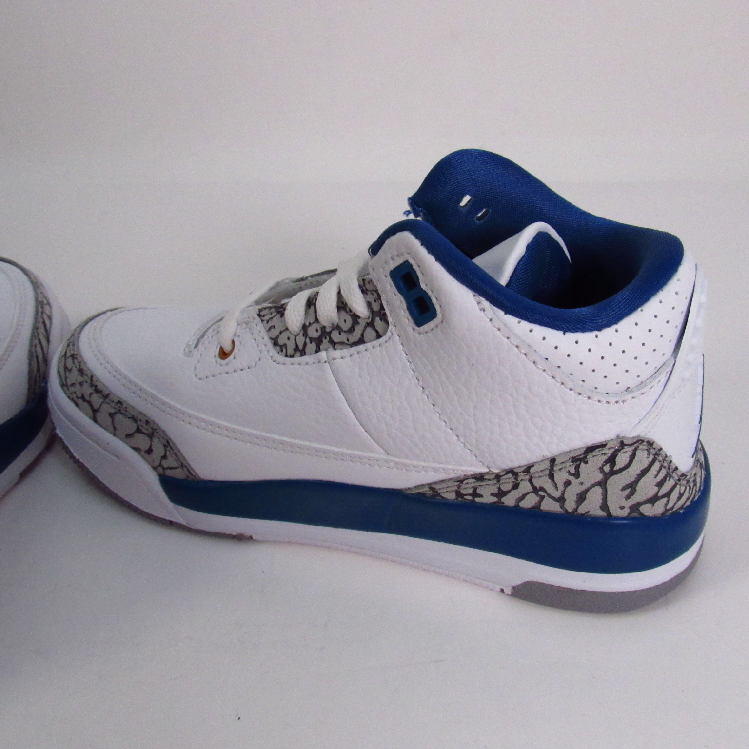 Air Jordan 3 Retro (PS) DM0966-148 White/Metallic Copper Boys Size 13C ...
