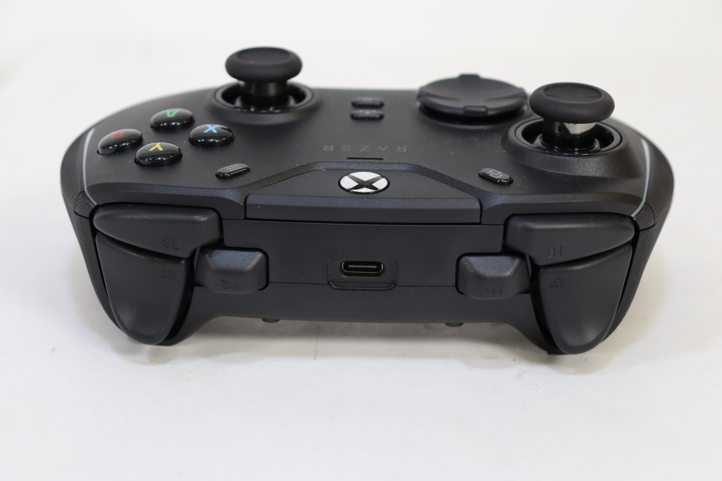 Razer RZ06-04010100-R3U1 Wolverine V2 Chroma Gaming Controller - Xbox ...