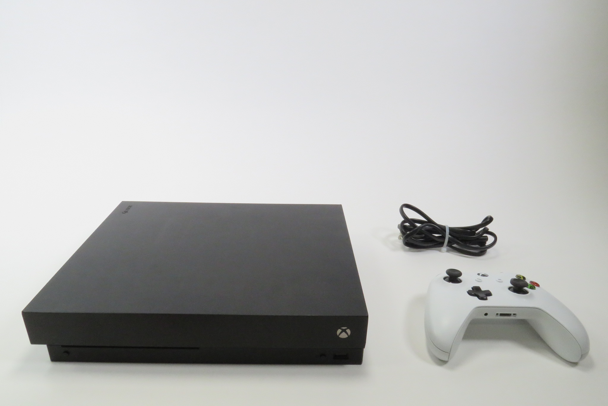 Microsoft Xbox One X 1787 1TB Video Game Console 0104
