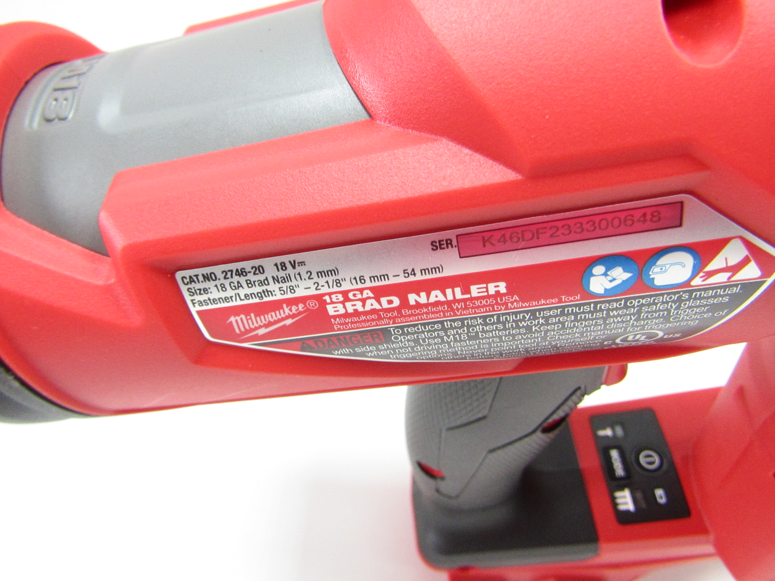 Milwaukee 2746-20 M18 FUEL Brushless Cordless Gen II 18-Gauge Brad ...